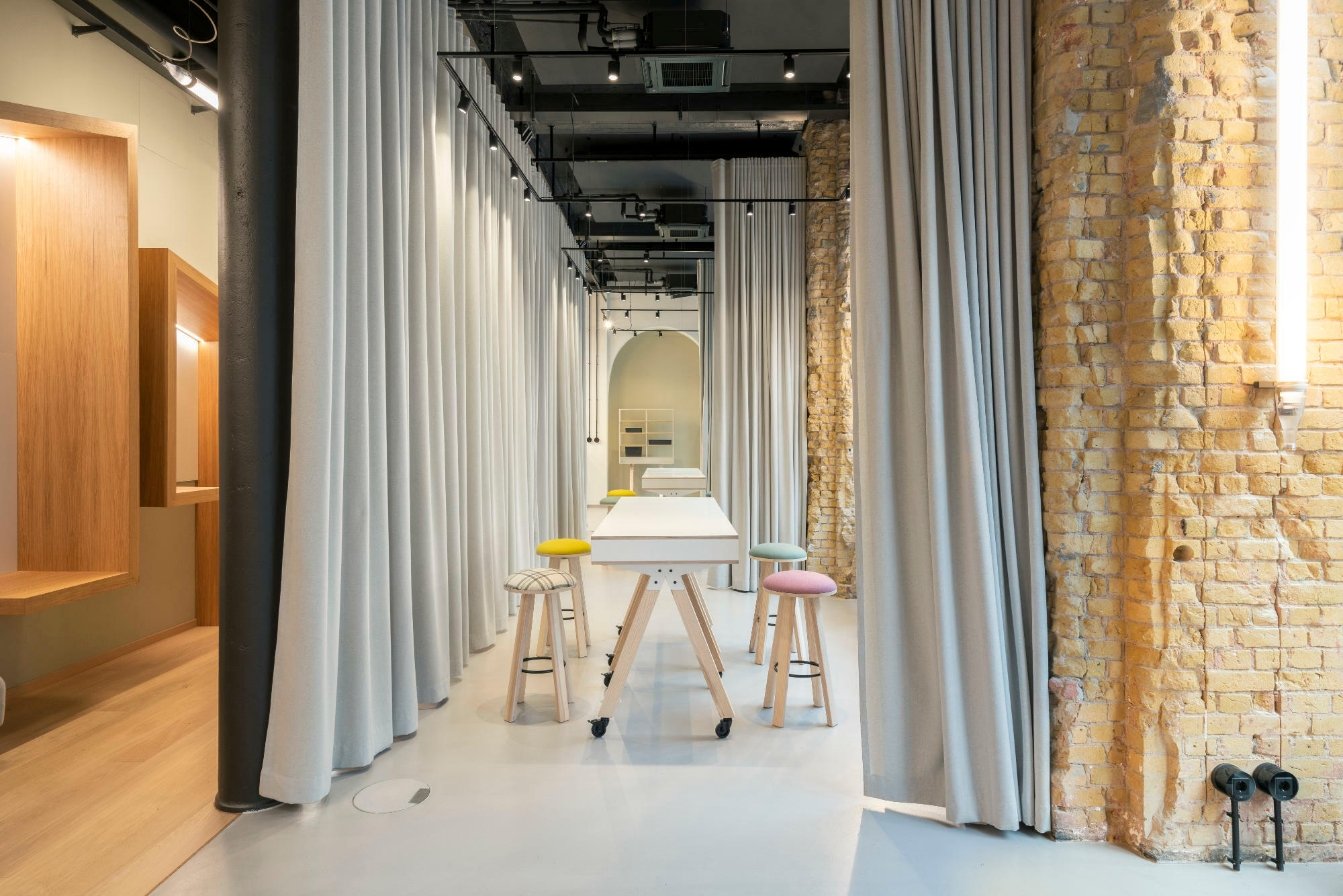 AOK-LabSpace in Berlin | Akustik | Büro/Gewerbe | BauNetz Wissen