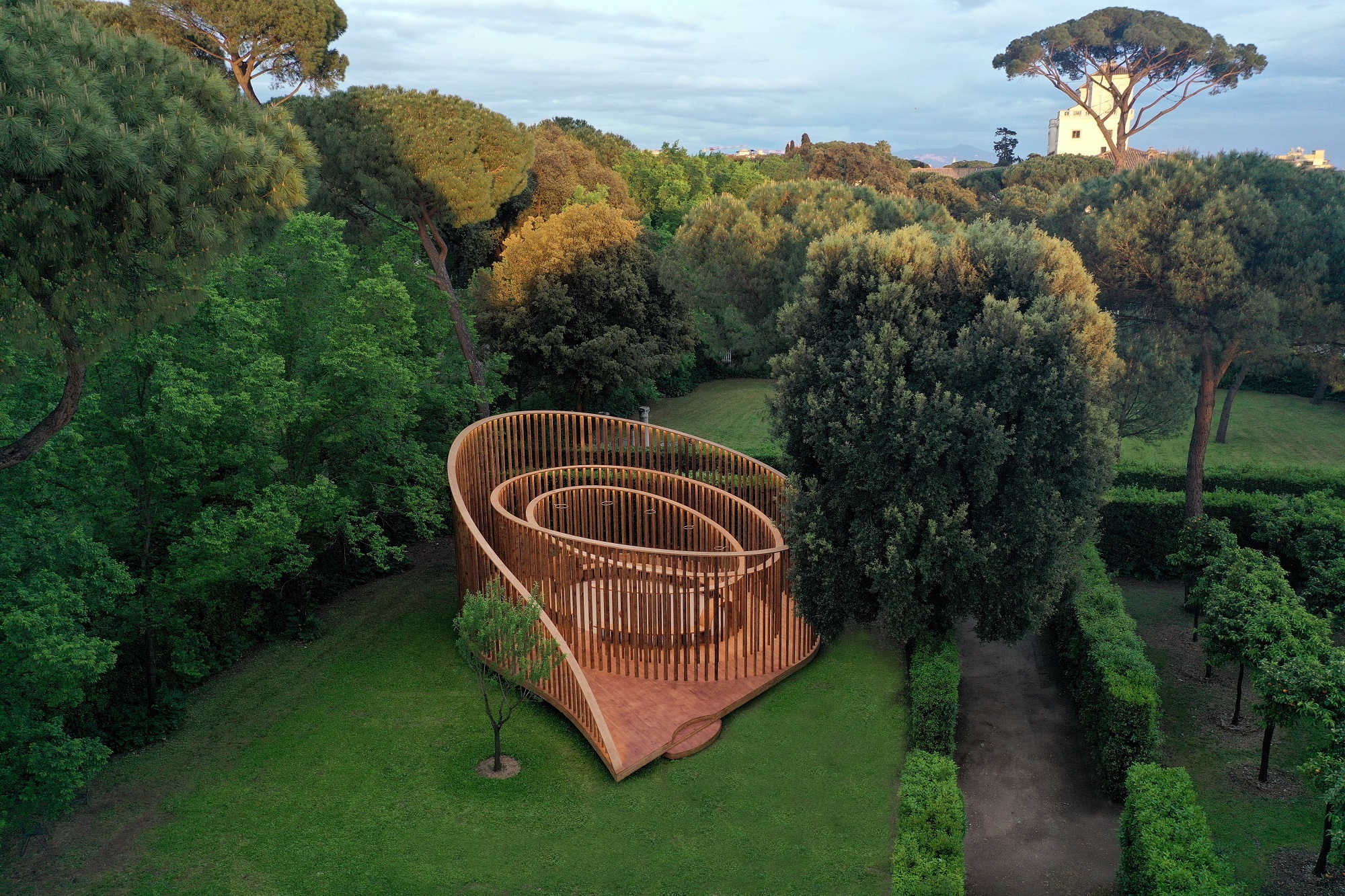 Pavillon Let’s play! in Rom und Paris | Holz | News | BauNetz Wissen