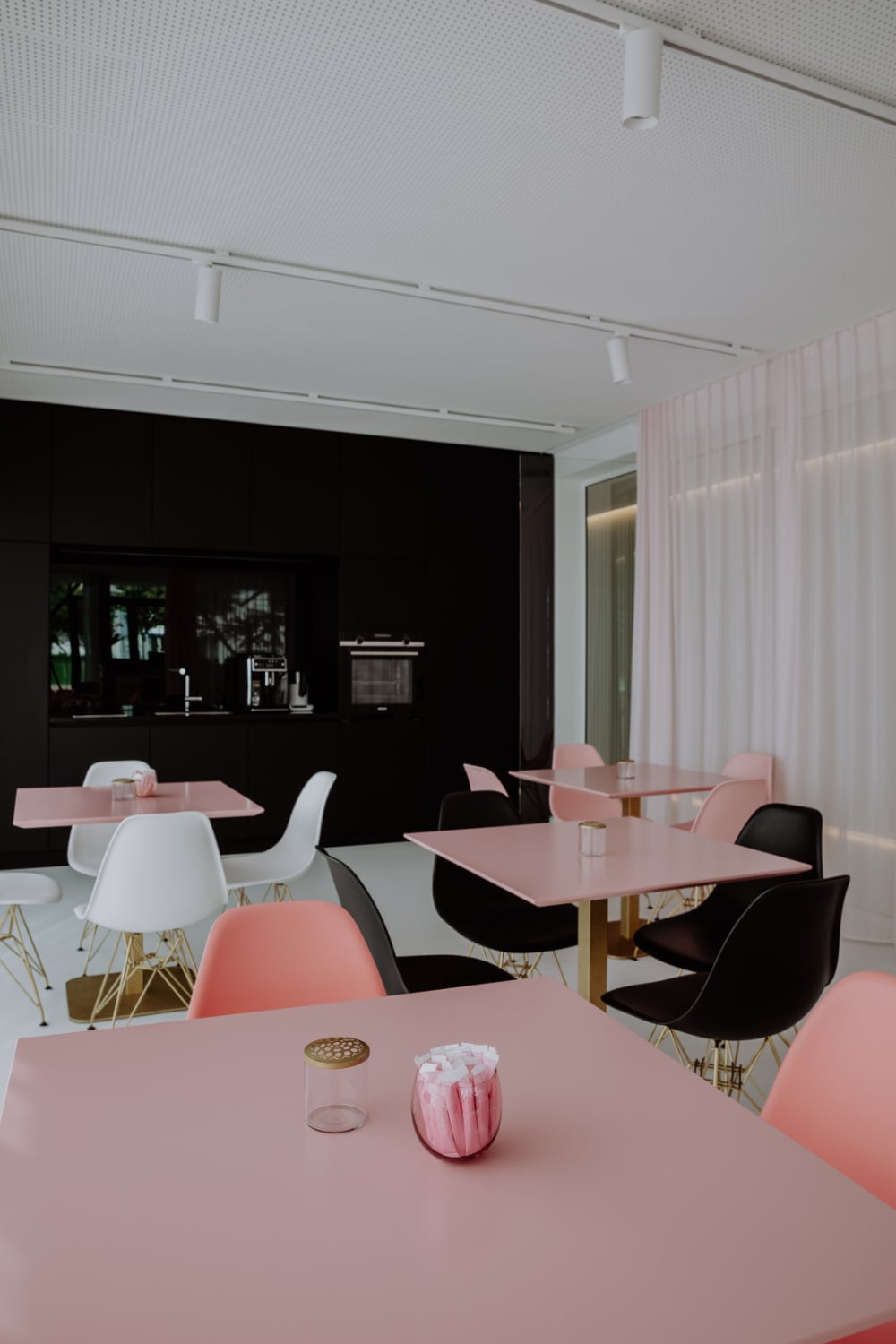 Firmenzentrale Miss Lashes in Horb | Boden | Ladenbau/Gewerbe | BauNetz ...