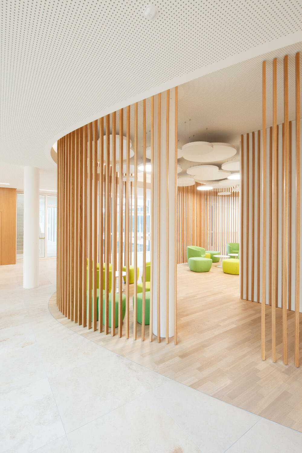 Innovationszentrum am Firmensitz Heraeus in Hanau | Treppen | Büro ...