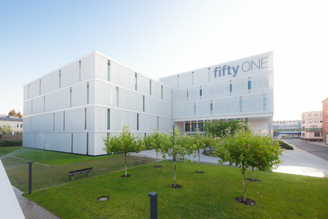 Innovationszentrum am Firmensitz Heraeus in Hanau | Treppen | Büro ...