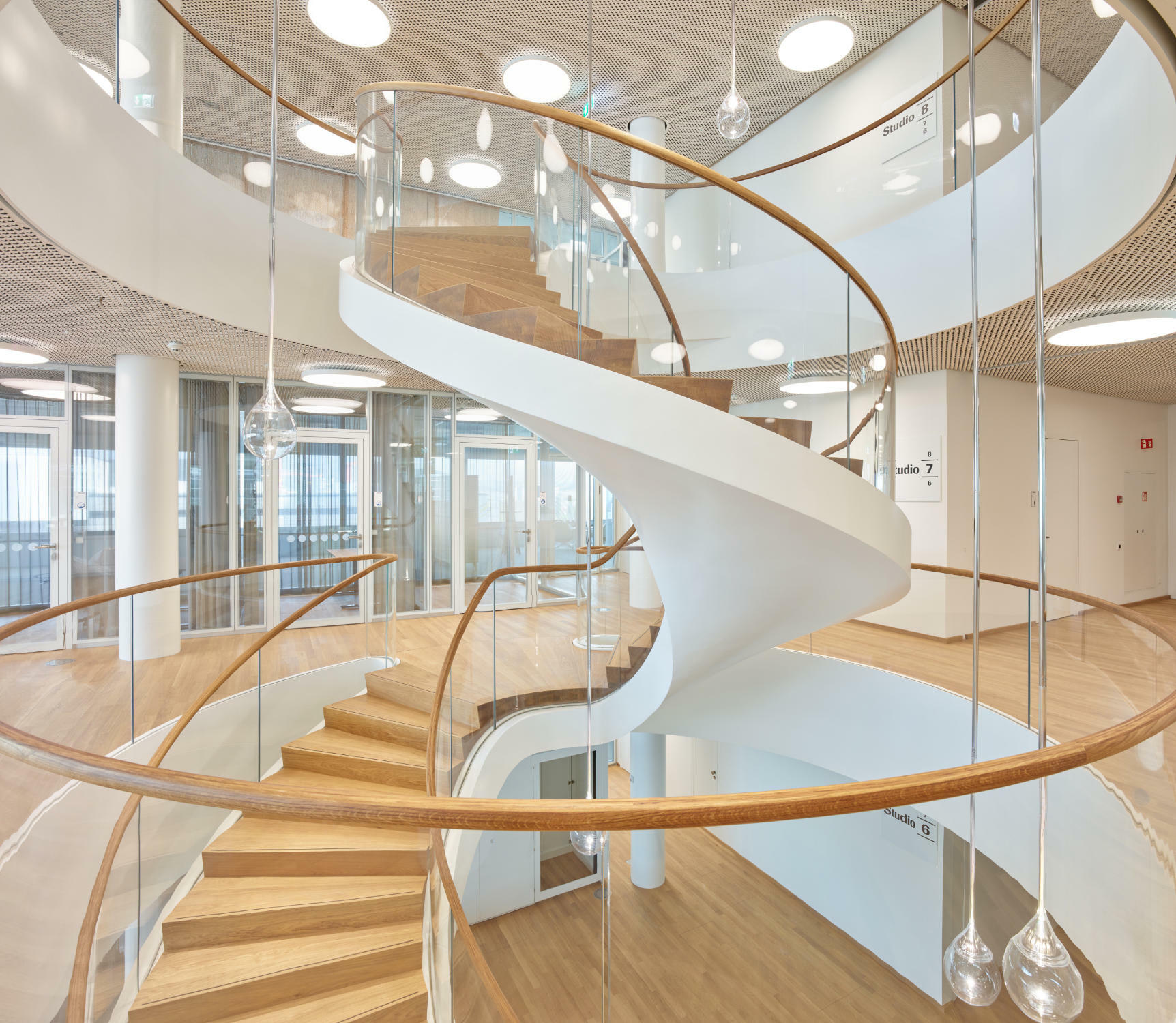 Roche-Büroturm in Basel | Treppen | Büro/Gewerbe | BauNetz Wissen