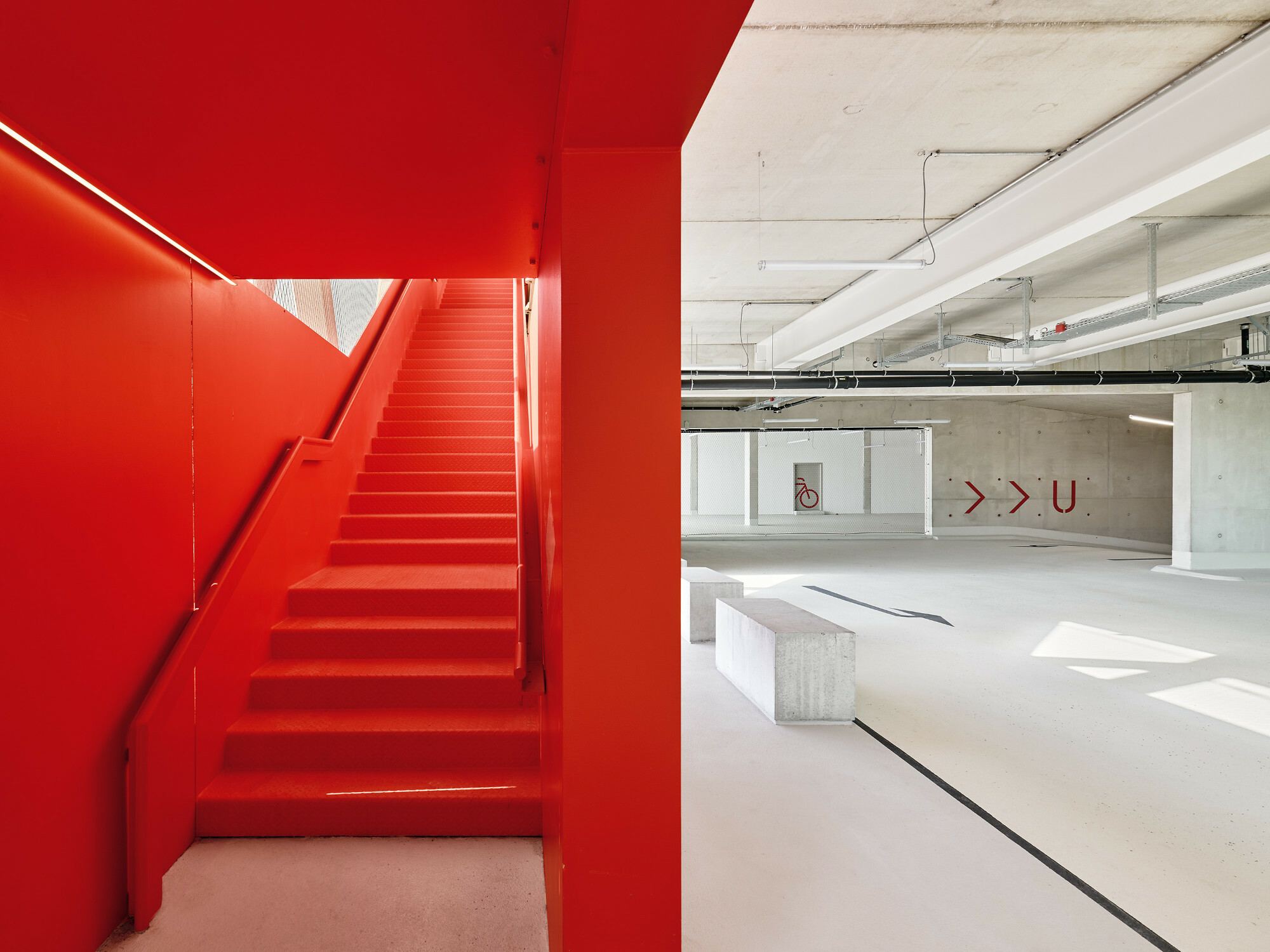 Parkhaus im Neckarpark in Stuttgart | Boden | Außenanlagen/Verkehr ...