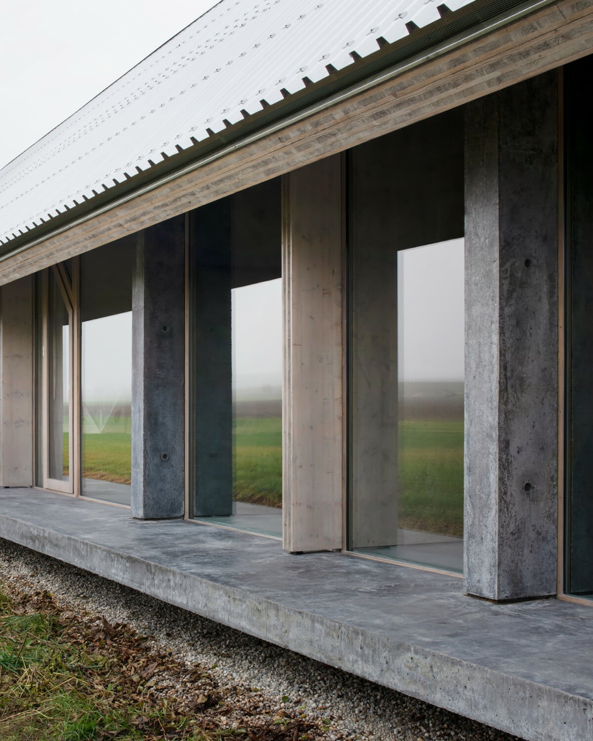 6x60 Haus in Schwabhausen | Beton | Wohnen/MFH | Baunetz_Wissen