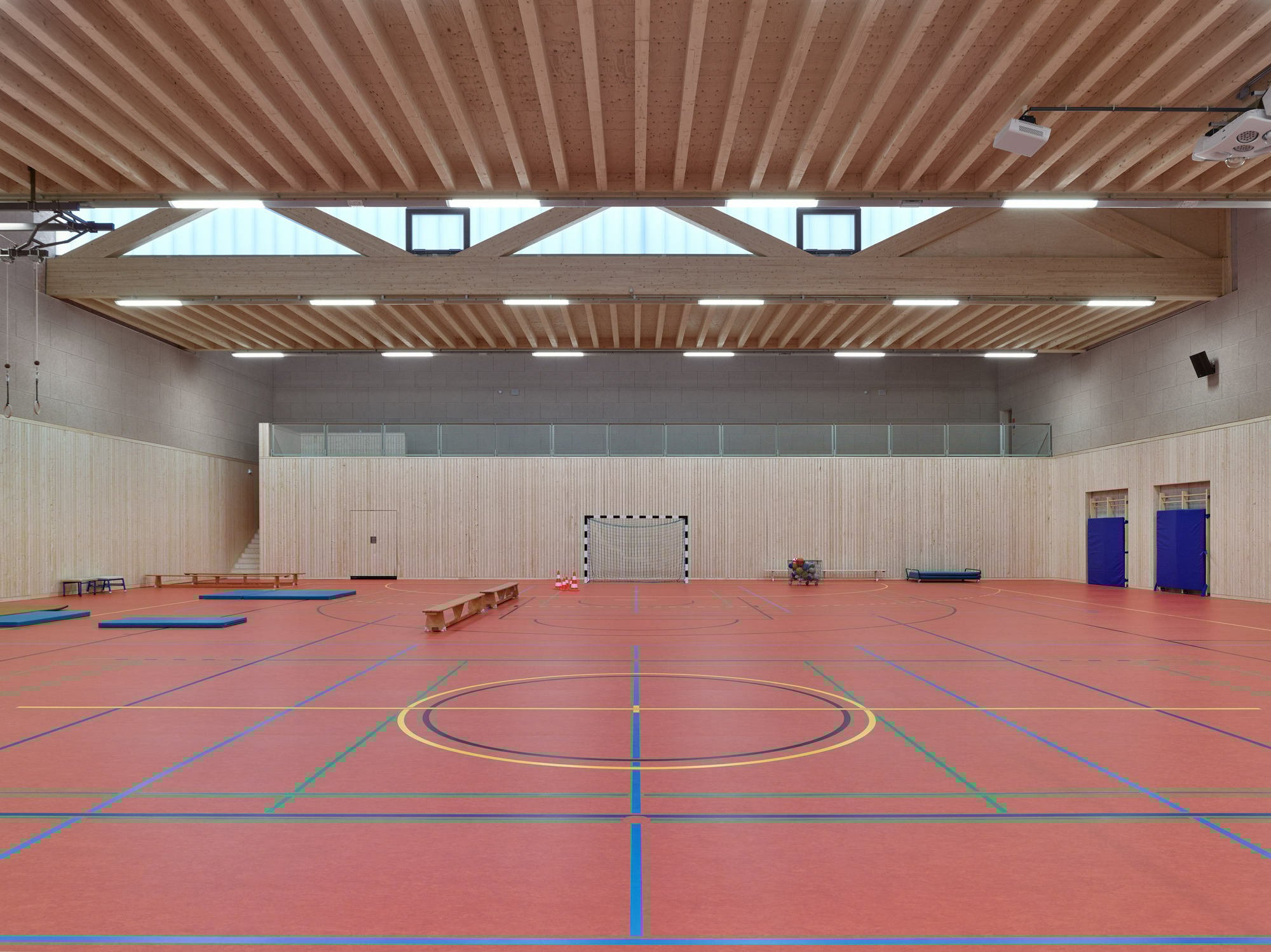 Grundschule Wilhelm Gentz in Neuruppin | Holz | Bauen im Bestand | BauNetz Wissen