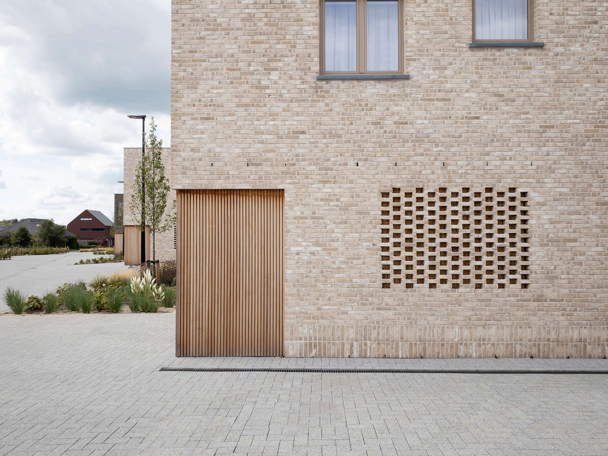 Sozialer Wohnungsbau in Dessel | Flachdach | Wohnen/MFH | Baunetz_Wissen