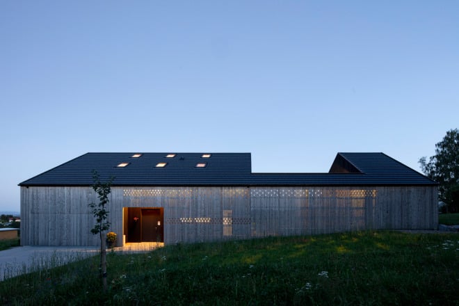 Hofhaus Rickenbach | Holz | Wohnen | Baunetz_Wissen