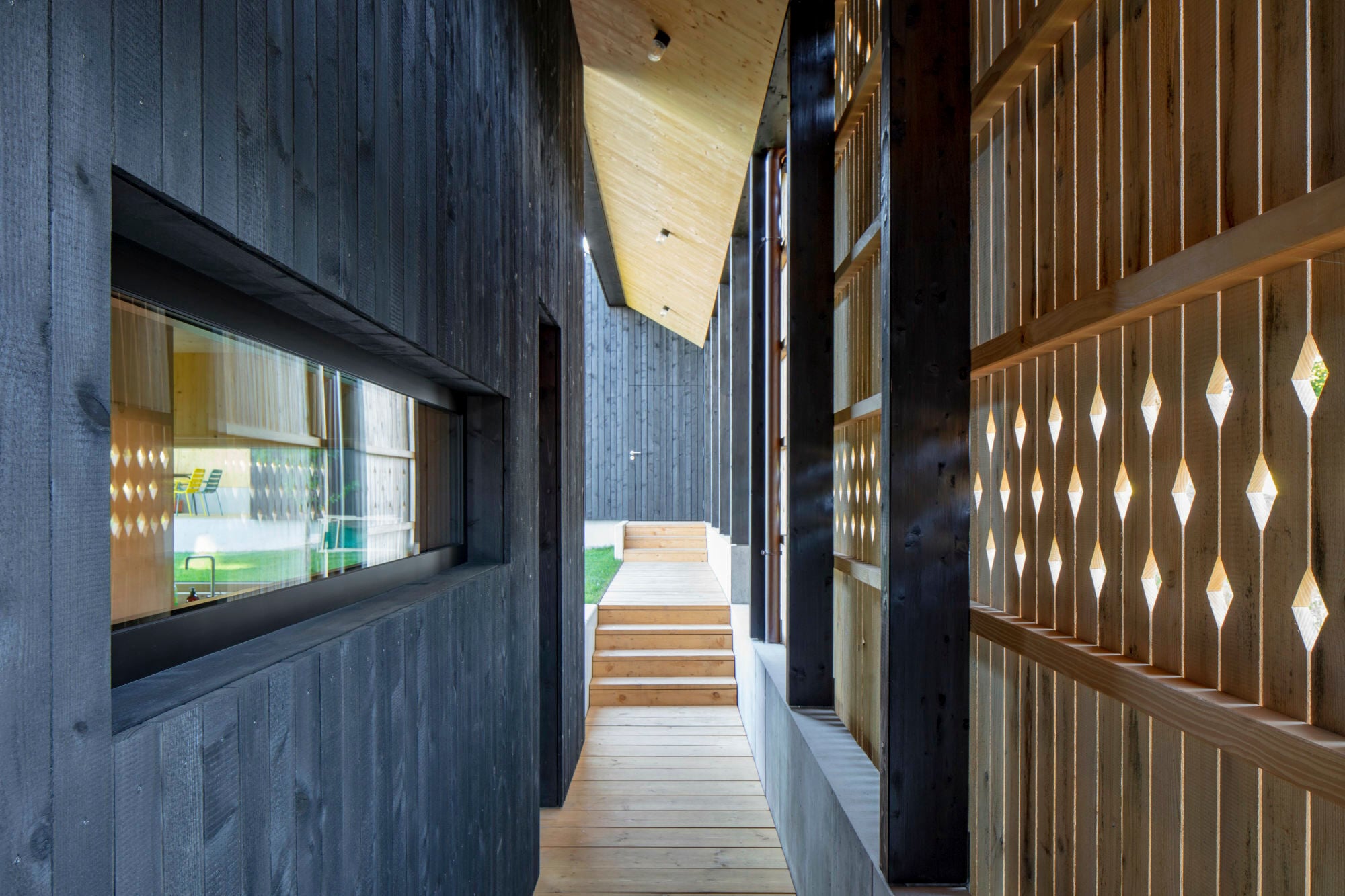 Hofhaus Rickenbach | Holz | Wohnen | BauNetz Wissen