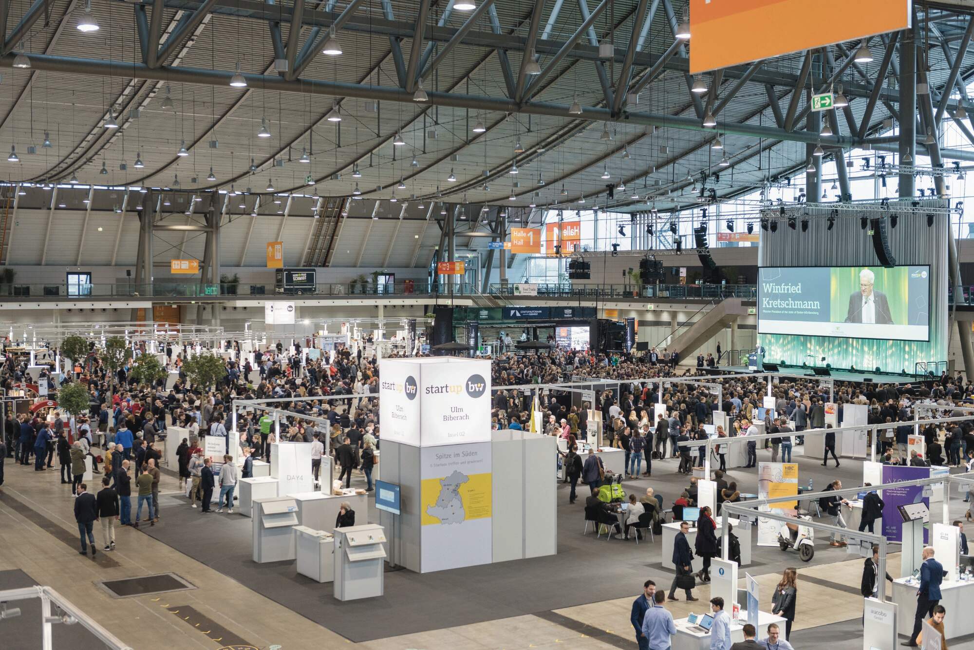 Messe Stuttgart | Stadt- und Dachbegrünung | Gewerbe/Industrie | BauNetz Wissen