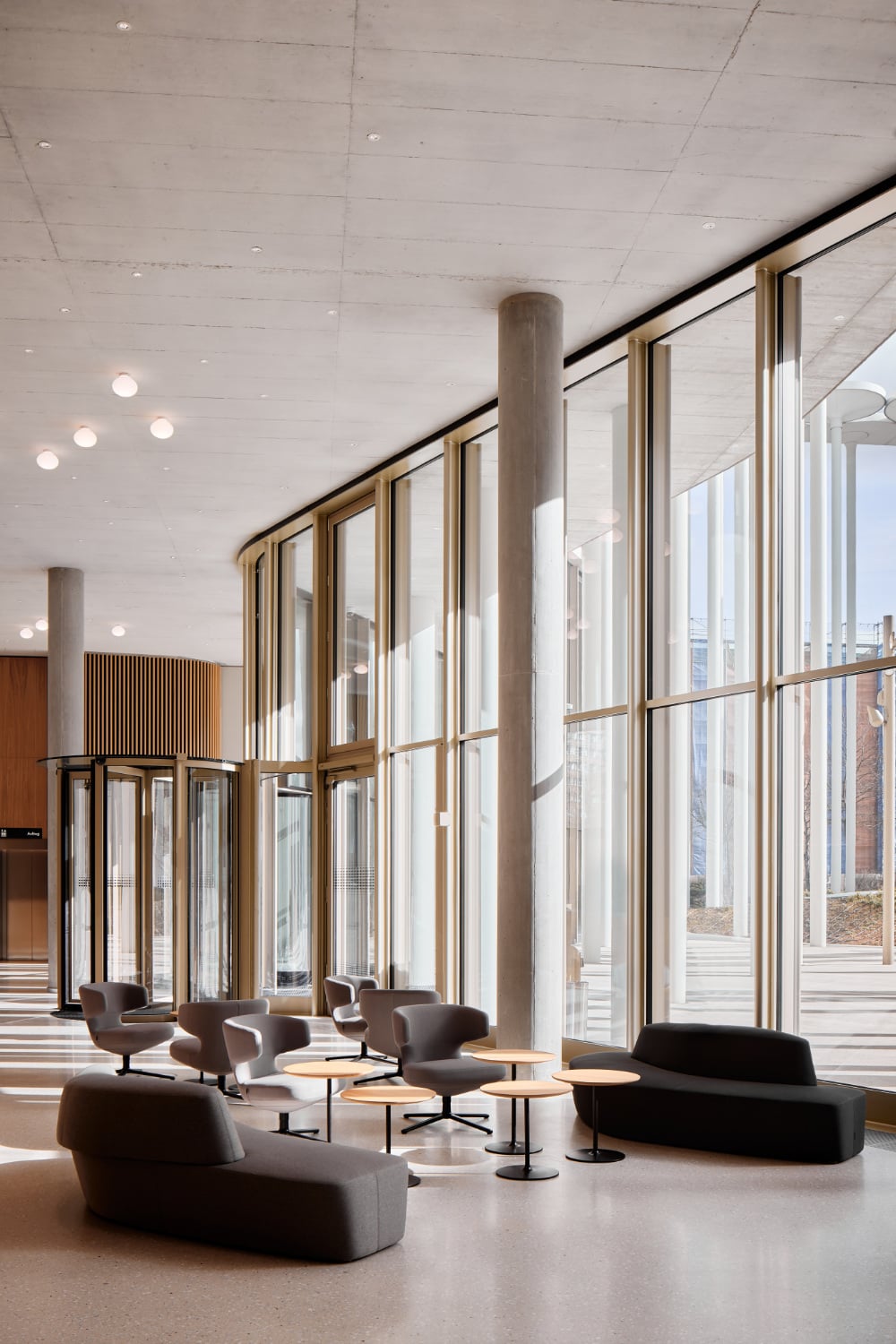 Zentrale der Sächsischen Aufbaubank in Leipzig | Sonnenschutz | Büro ...