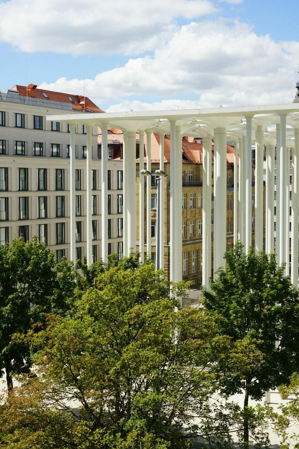 Zentrale der Sächsischen Aufbaubank in Leipzig | Sonnenschutz | Büro ...