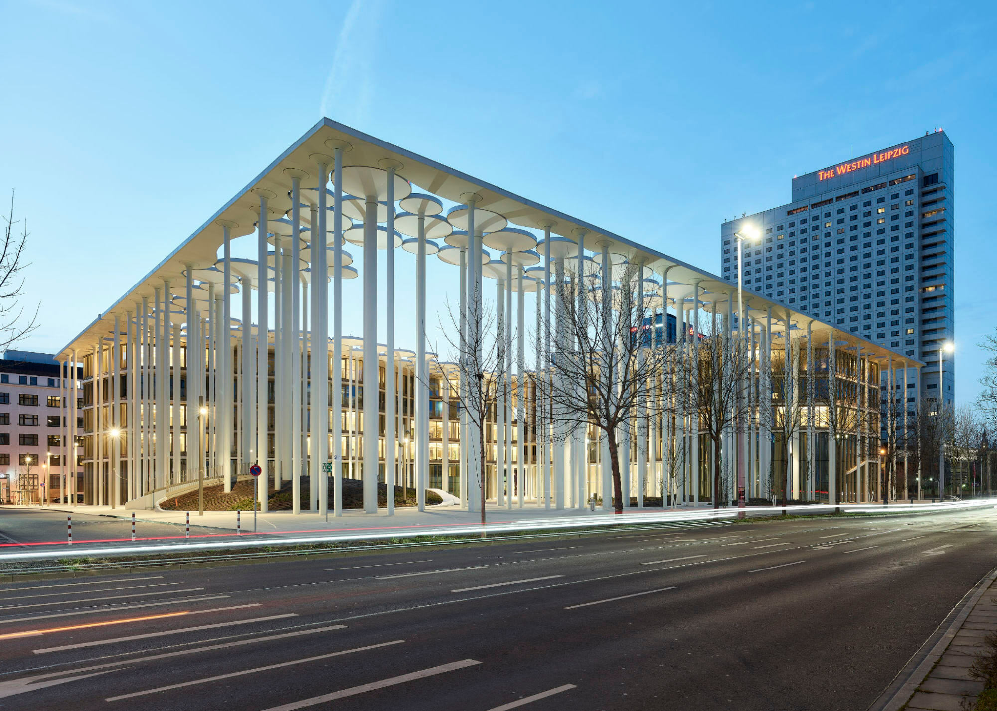 Zentrale der Sächsischen Aufbaubank in Leipzig | Sonnenschutz | Büro ...