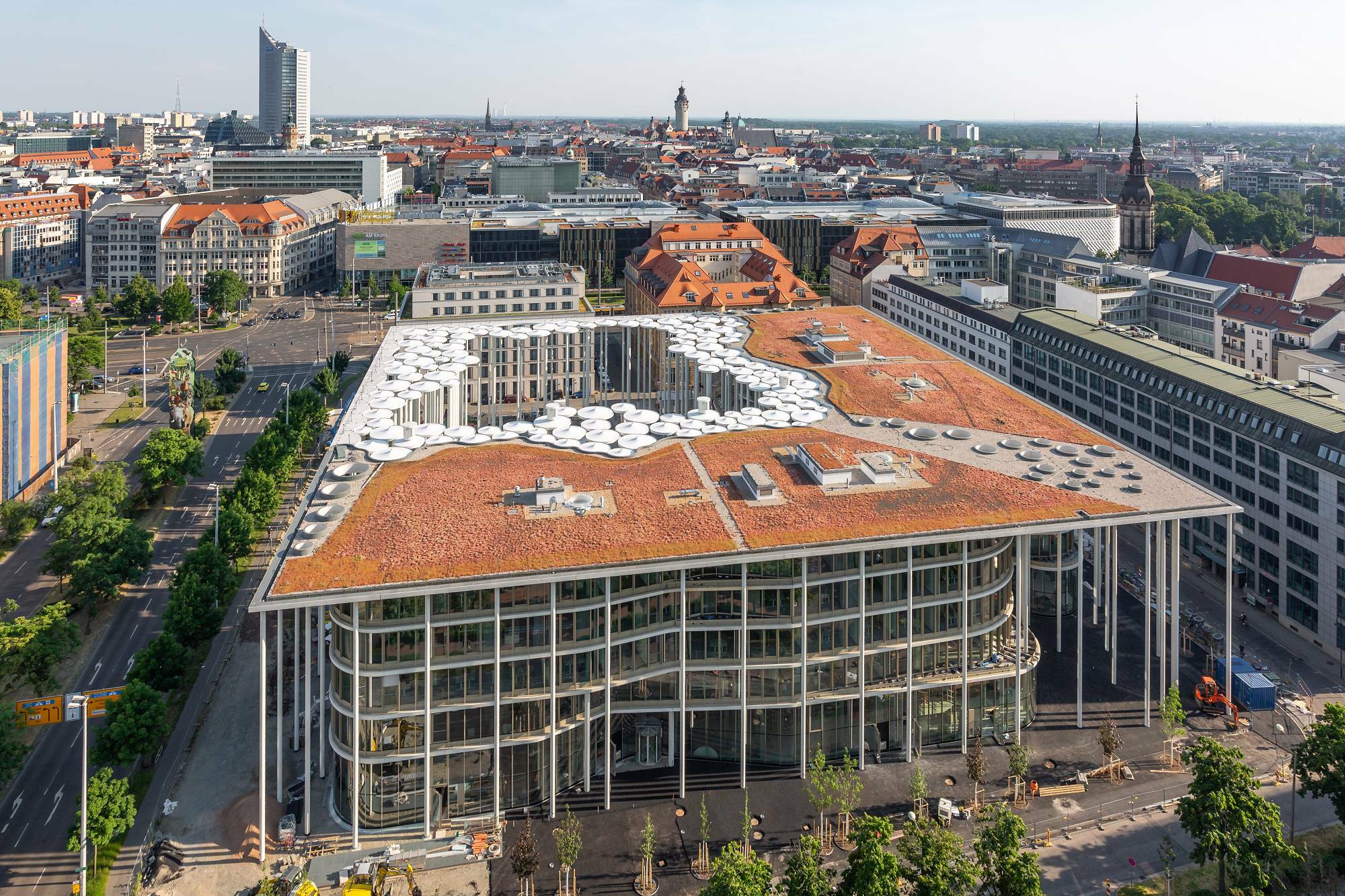 Zentrale der Sächsischen Aufbaubank in Leipzig | Sonnenschutz | Büro ...