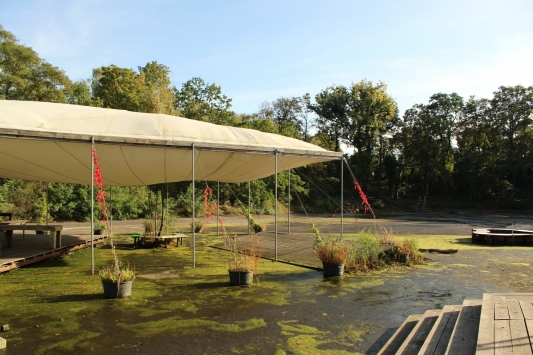 Zum sechsten Mal beginnt die Saison der Floating University vom Kollektiv Raumlabor mit ...