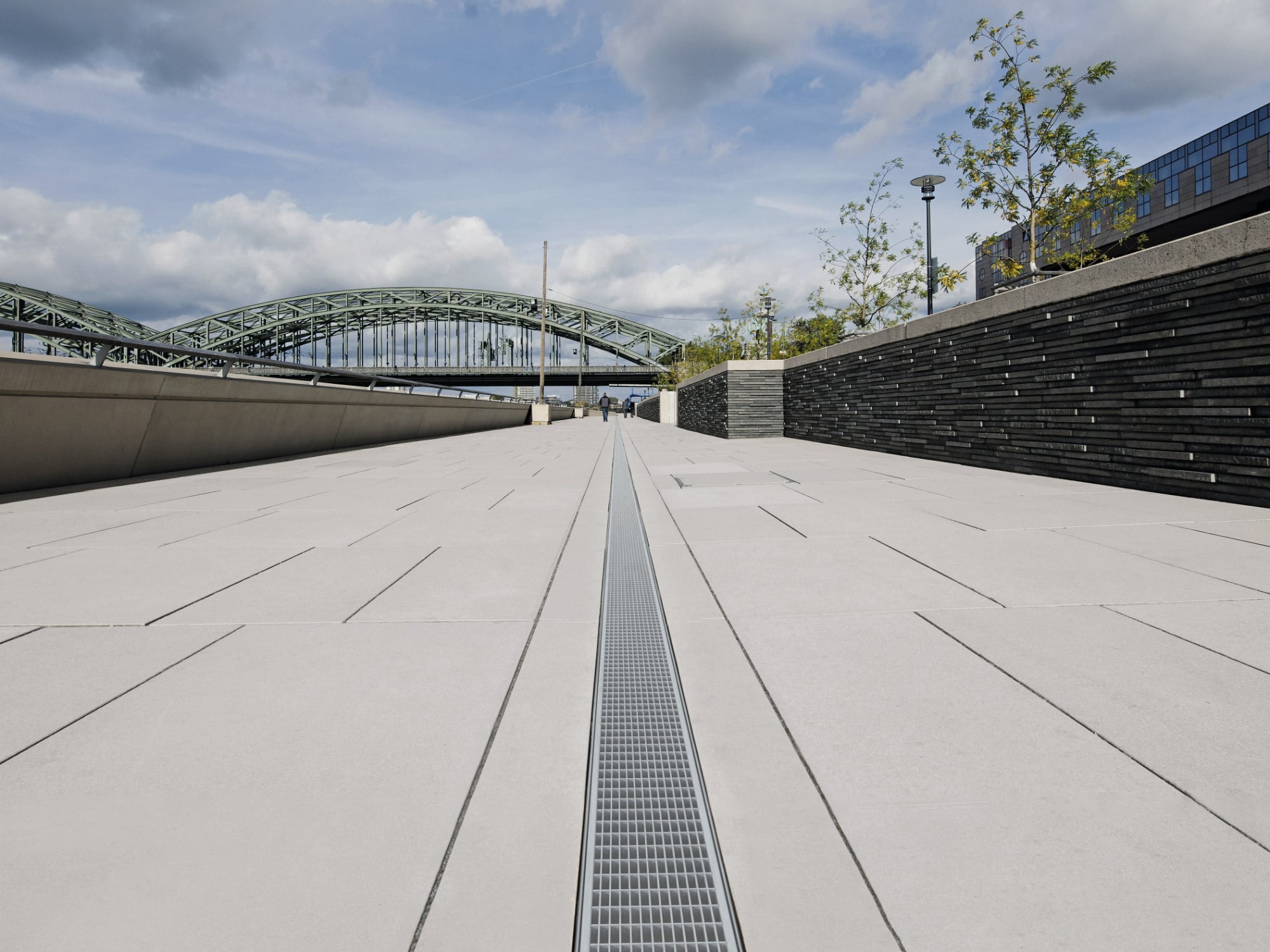 Linienentwässerung | Wasserkreislauf | Glossar | BauNetz Wissen