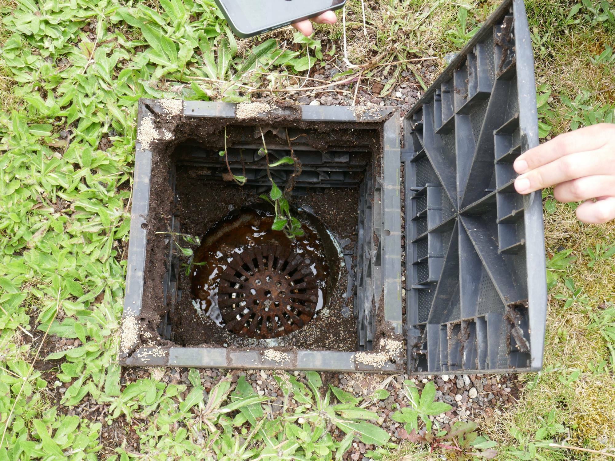 Kontrollschacht | Stadt- und Dachbegrünung | Glossar | BauNetz Wissen