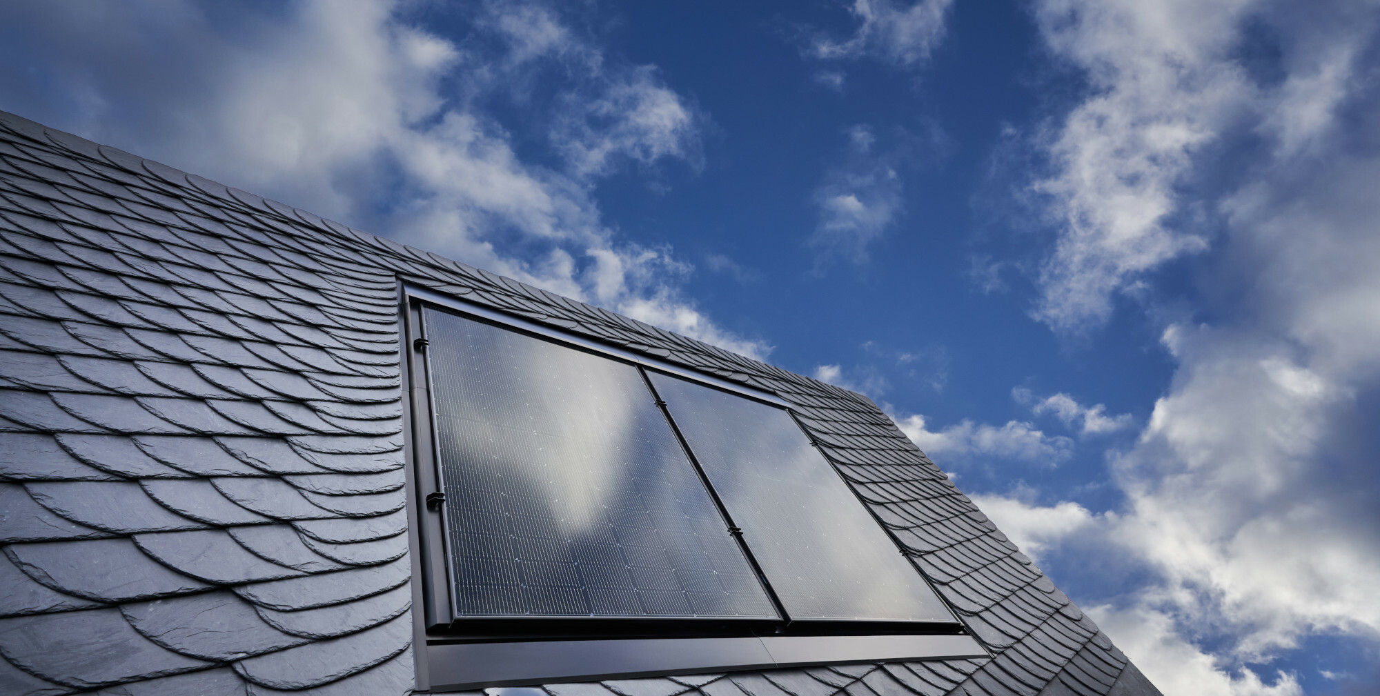 Photovoltaik als Indach-System für Schieferdeckungen | Geneigtes Dach ...
