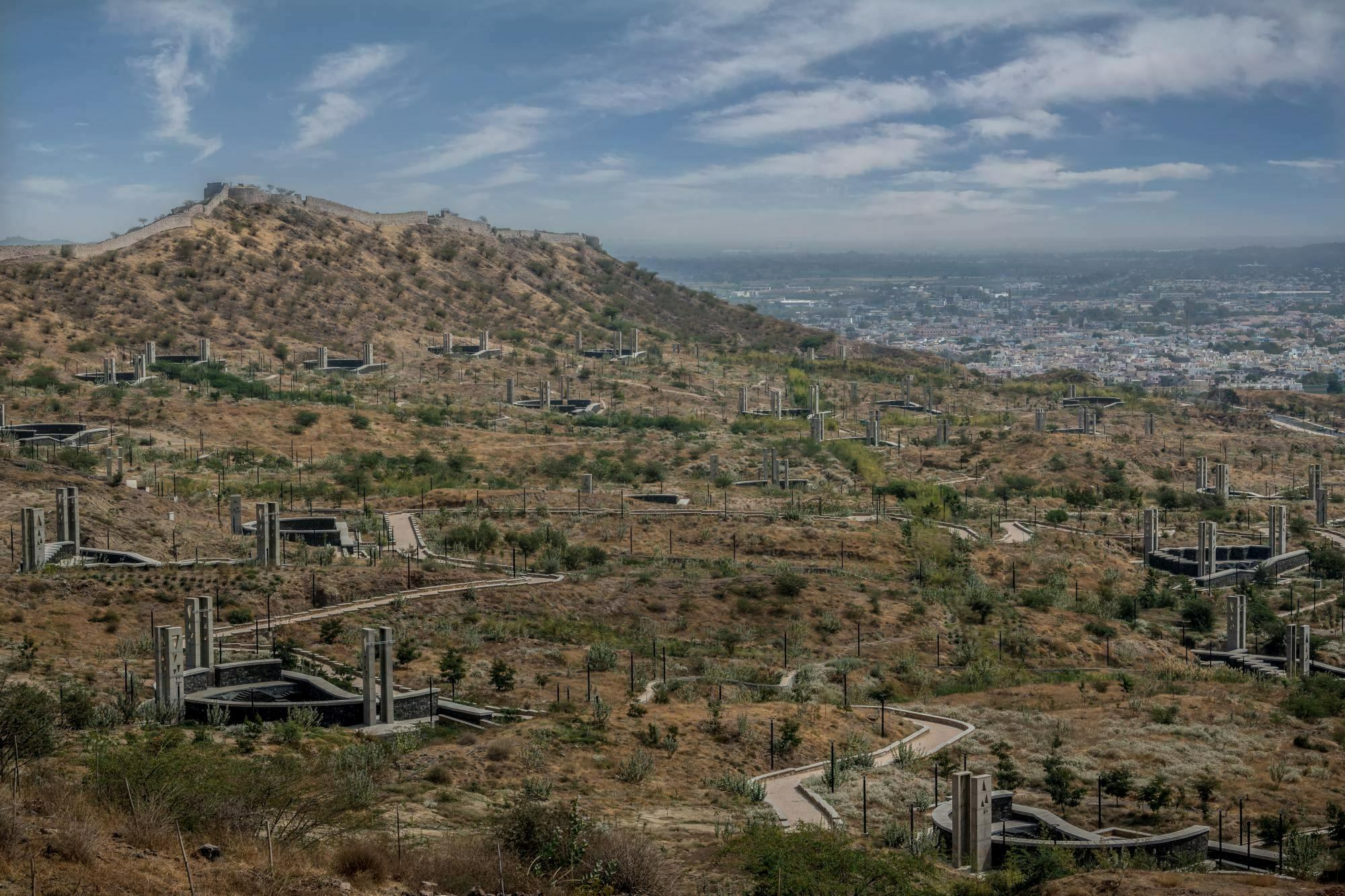 Smritivan Gedenkstätte für Erdbebenopfer in Bhuj | Wasserkreislauf ...