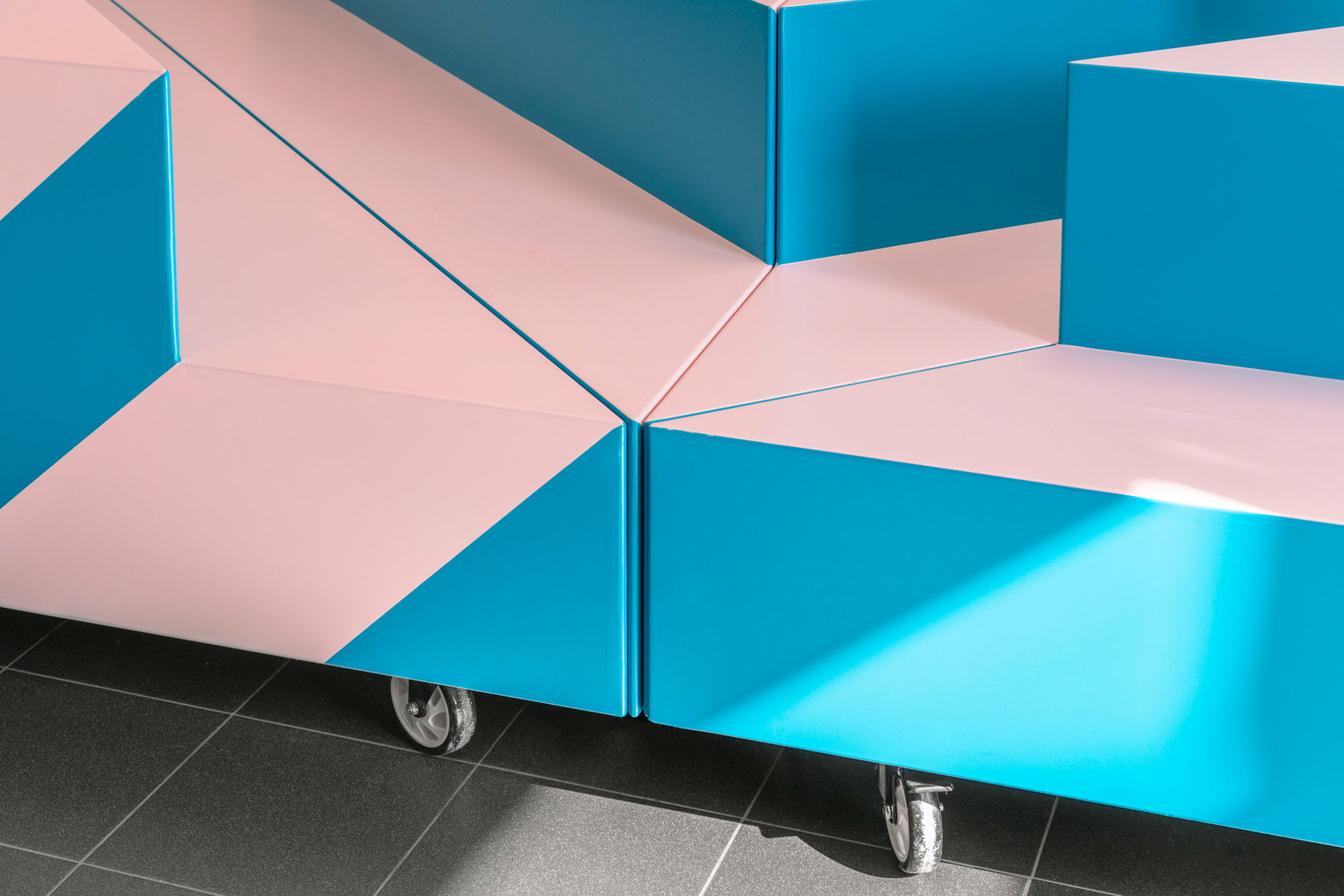 Flexible Sitzmöbel | Treppen | News/Produkte | Baunetz_Wissen