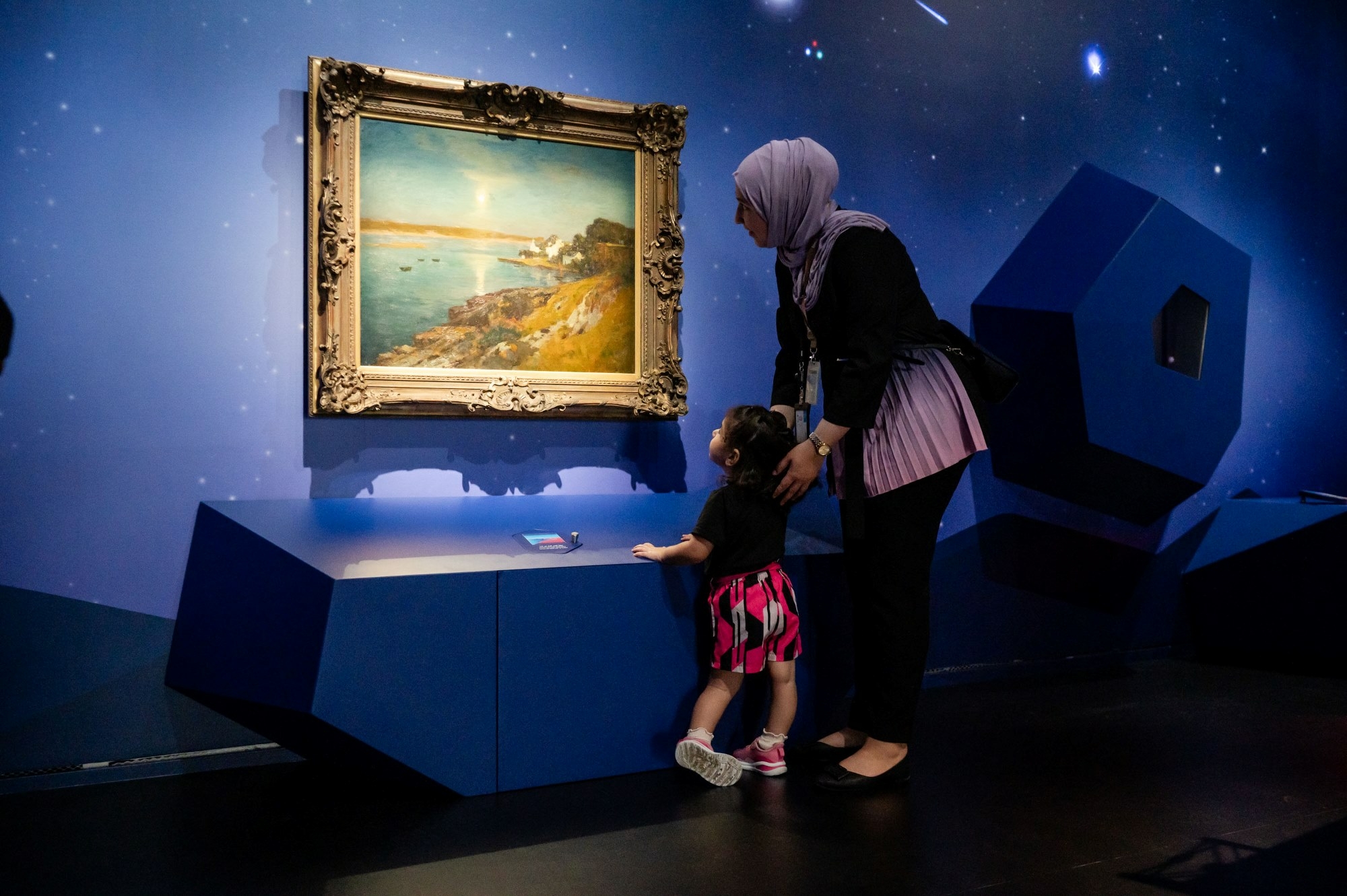 Ausstellung Picturing the Cosmos im Louvre Abu Dhabi | Elektro | Kultur ...