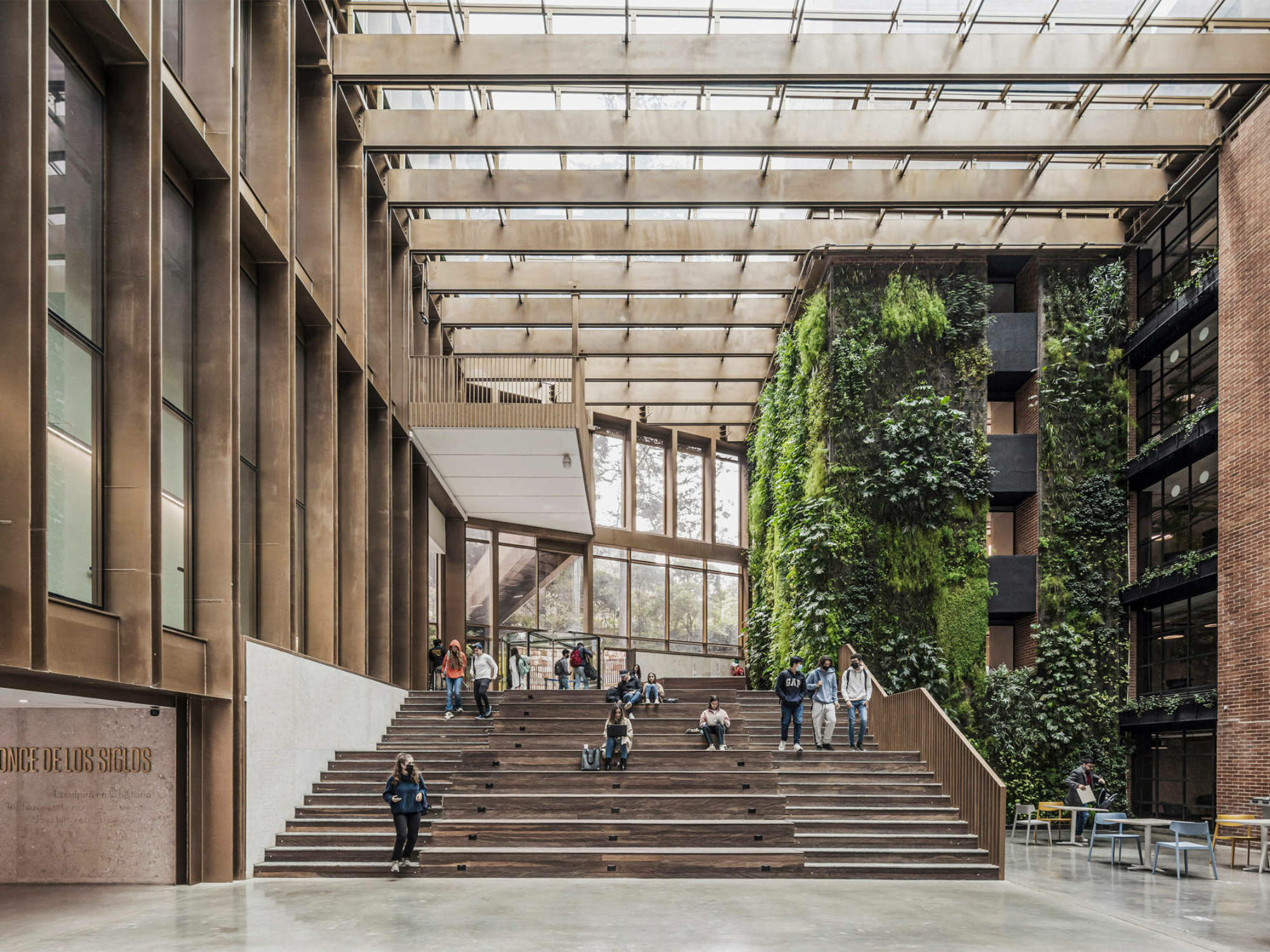 Universitätsgebäude in Bogotá | Treppen | Kultur/Bildung | BauNetz Wissen