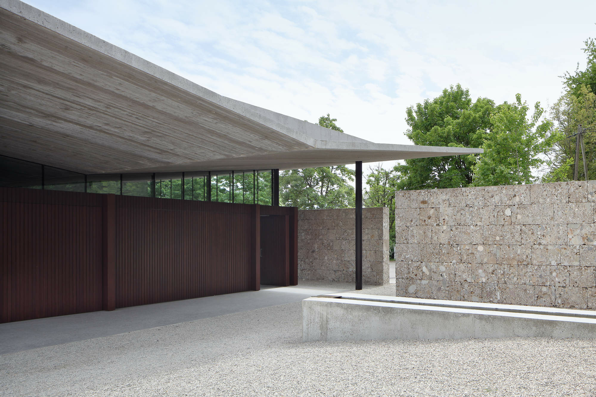 Aufbahrungshalle in Kematen an der Krems | Beton | Sakralbauten ...