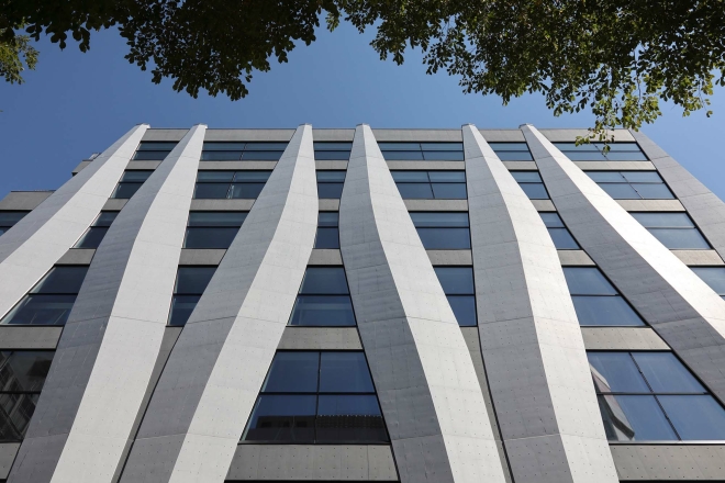 Ikeuchi Gate Building in Sapporo | Glas | News/Produkte | Baunetz_Wissen