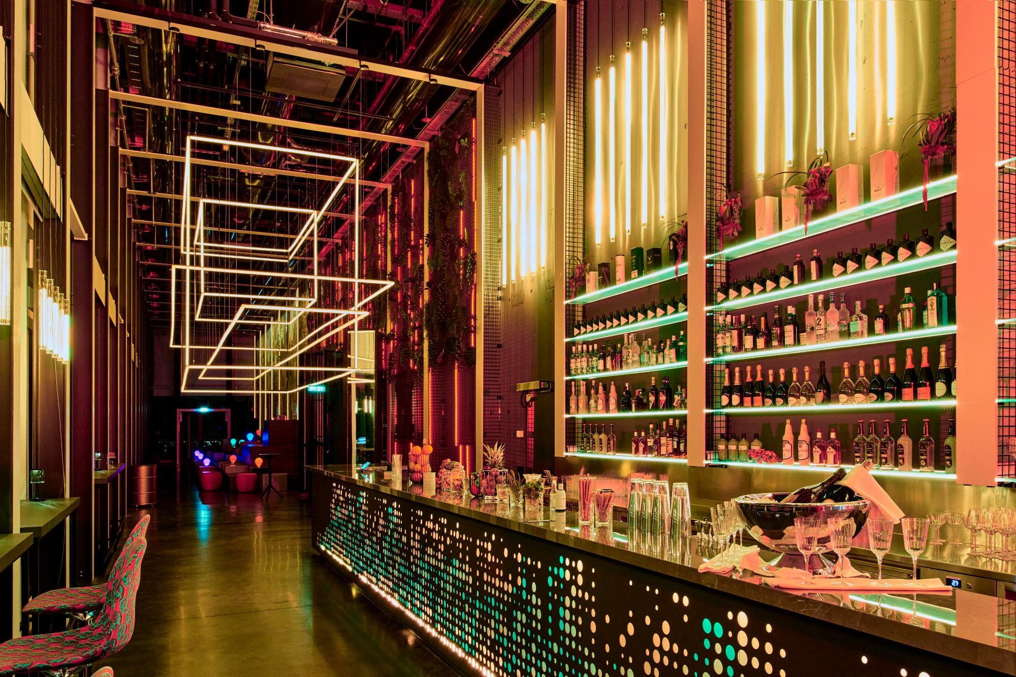 Hochhaus One in Frankfurt am Main | Treppen | Hotel/Gastronomie ...