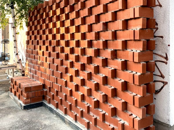 Fassadensystem aus Backstein | Mauerwerk | News/Produkte | BauNetz Wissen