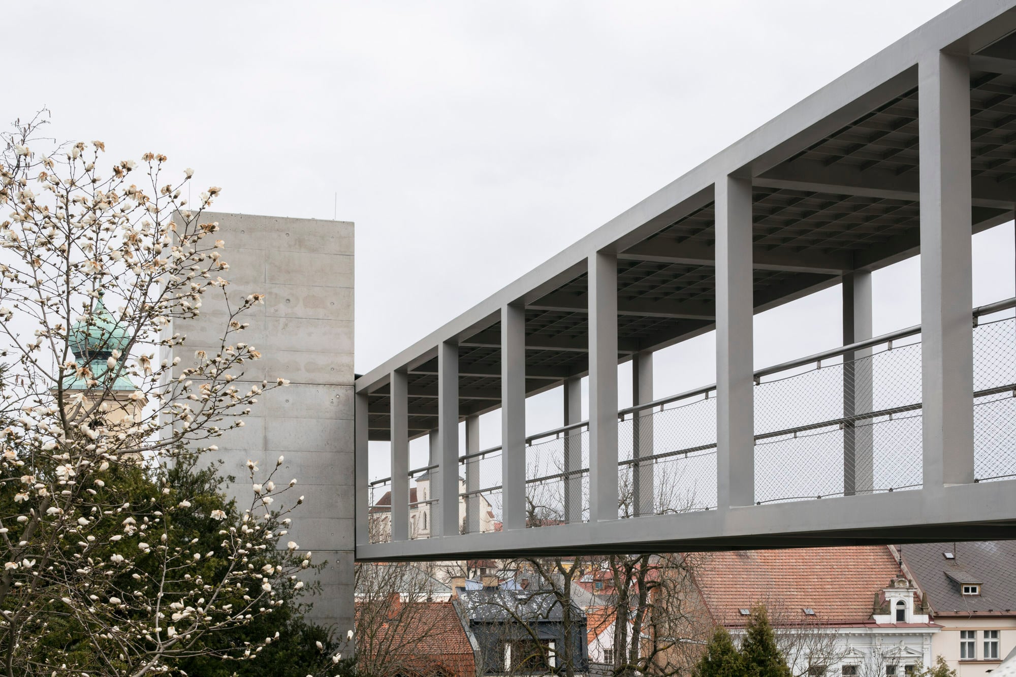 Fußgängerbrücke in Litomysl | Beton | Öffentlicher Raum | BauNetz Wissen