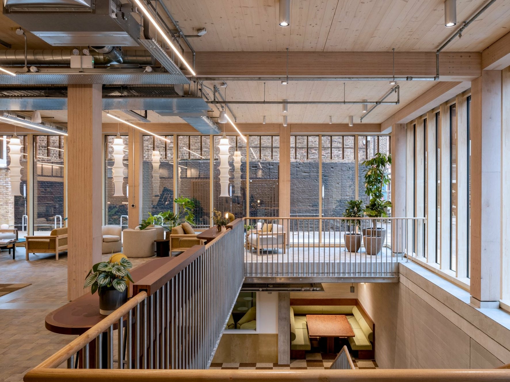 Black & White Building in London | Holz | Büro/Verwaltung | BauNetz Wissen