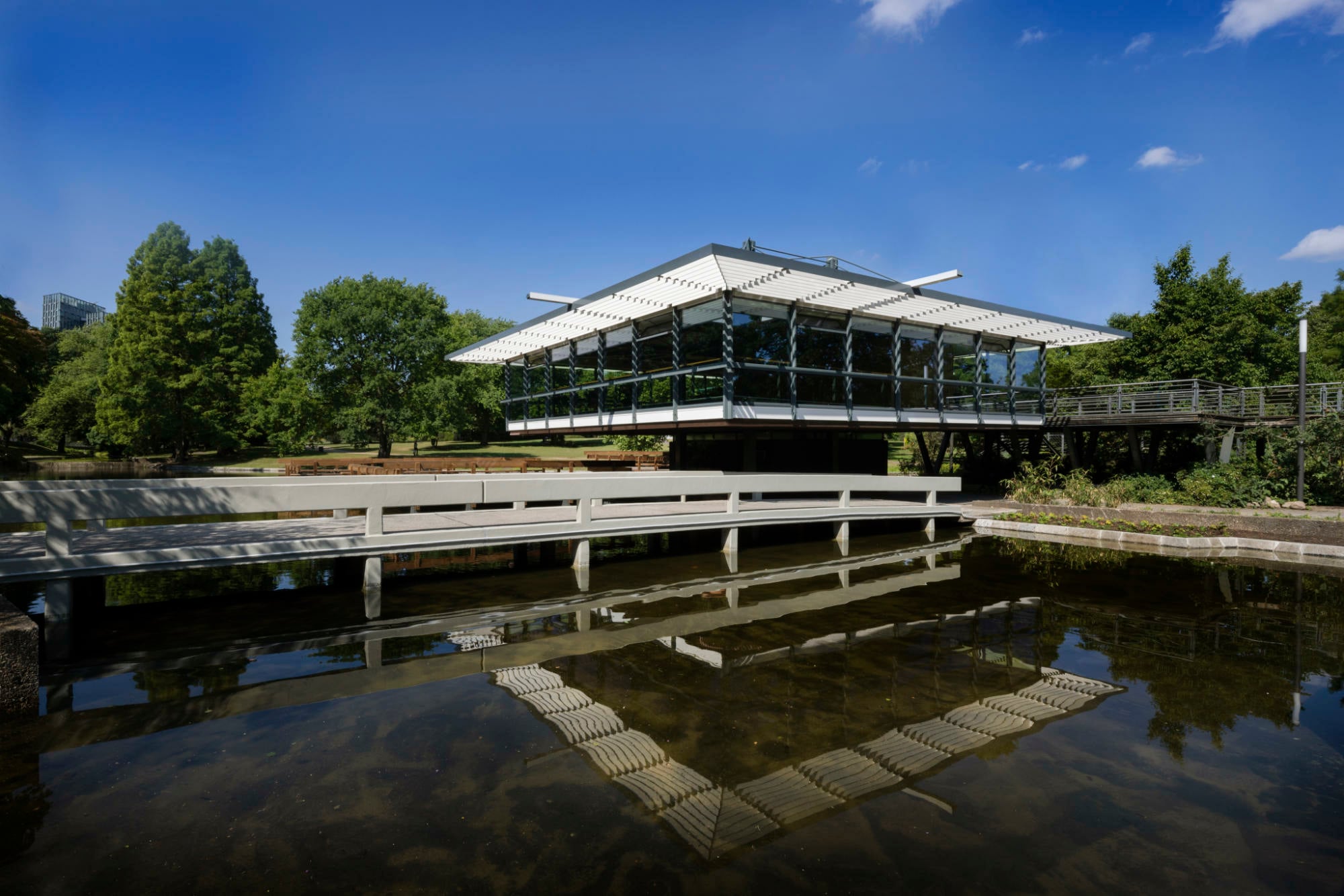 Teehaus in den Hamburger Wallanlagen | Sonnenschutz | Sonderbauten ...
