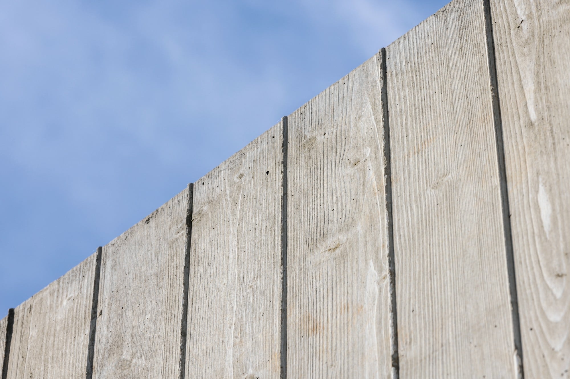 Hochwasserschutz in Sichtbetonqualität | Gerüste und Schalungen ...