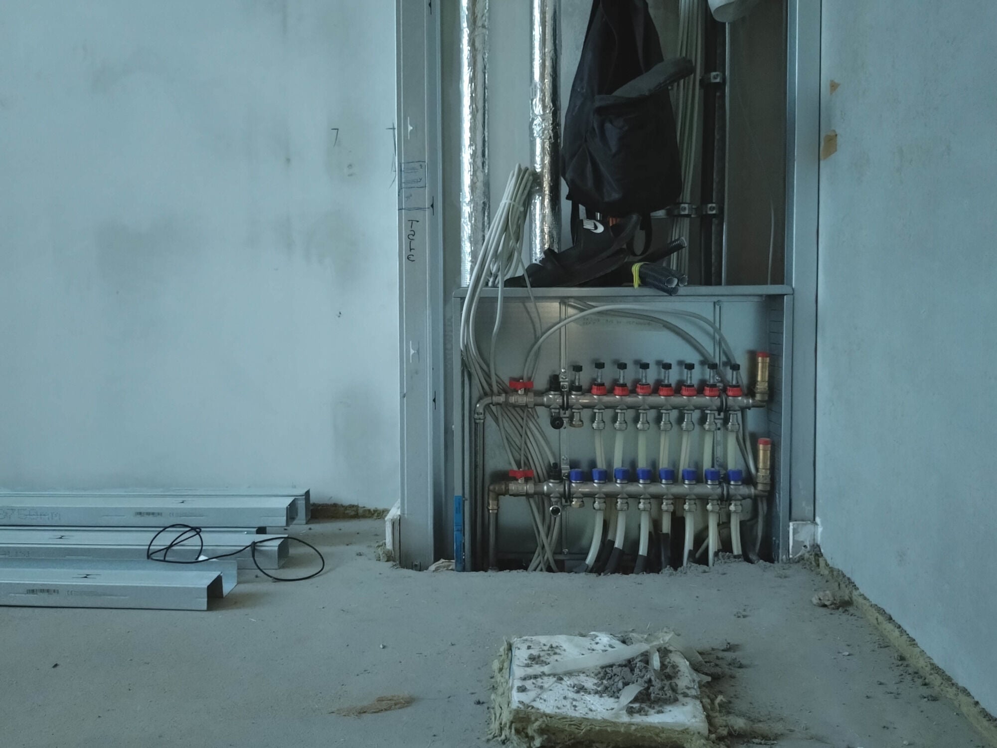 Brandschutz beim Umgang mit Lithium-Ionen-Batterien | Brandschutz | Publikationen/Planungshilfen ...