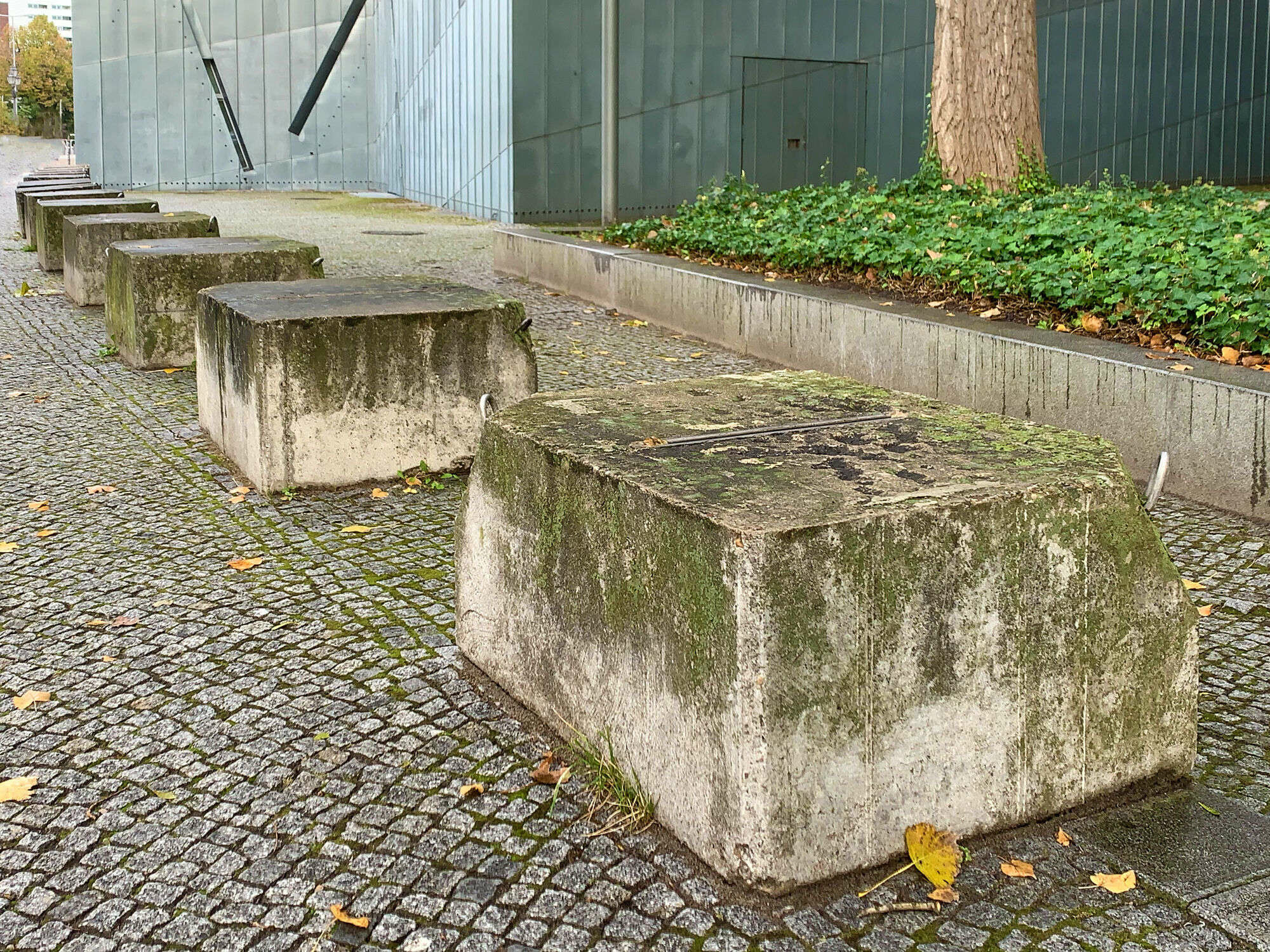 Poller | Fenster und Türen | Zubehör | BauNetz Wissen