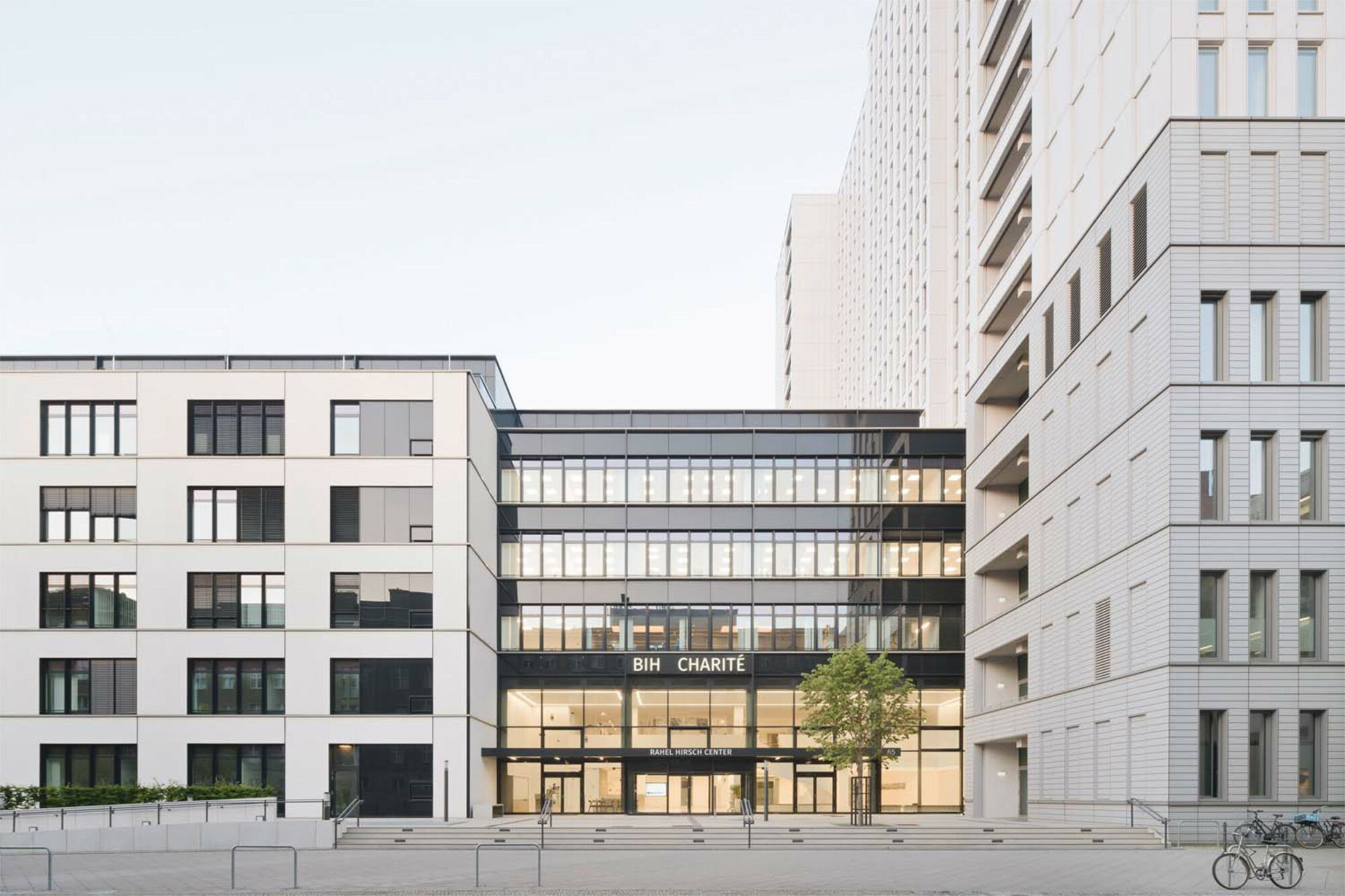 Rahel Hirsch Center für Translationale Medizin in Berlin | Treppen ...