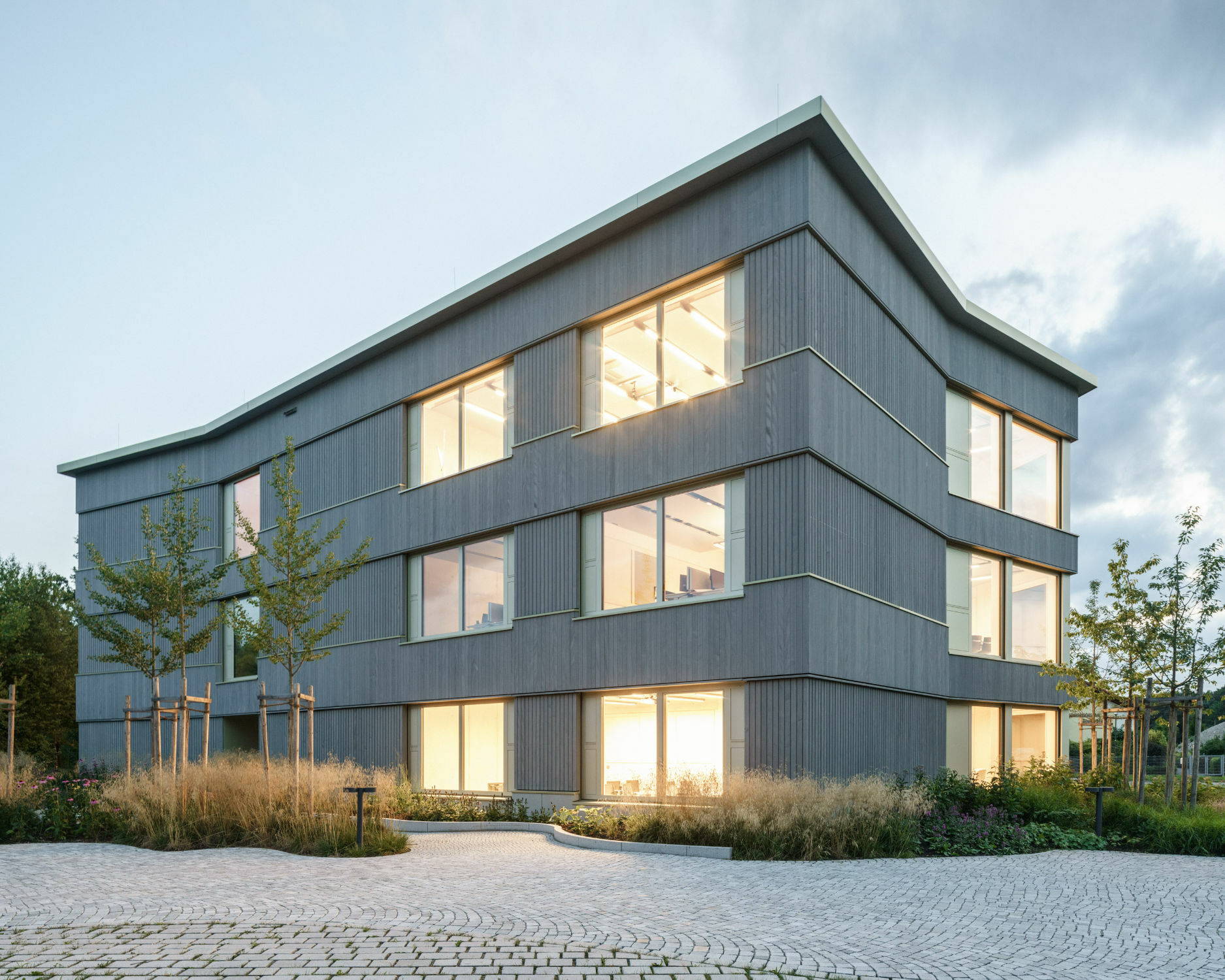 Firmensitz Cadfem in Grafing | Brandschutz | Büro/Gewerbe | BauNetz Wissen