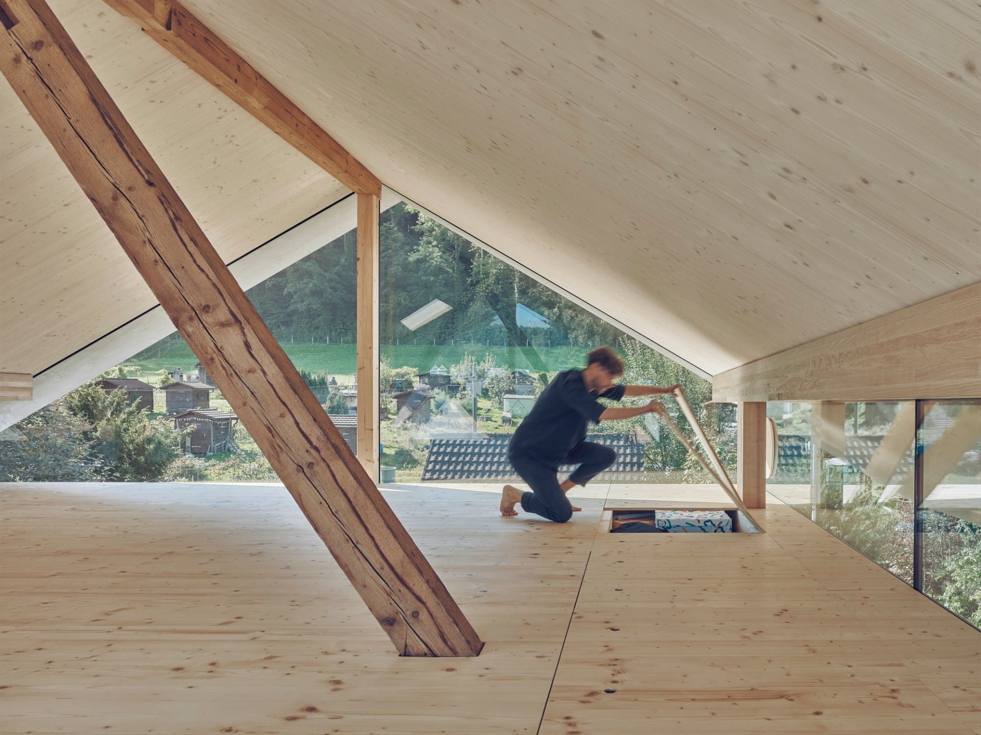 Haus mit einem fliegenden Dach in Winterthur | Beschläge | Wohnen ...