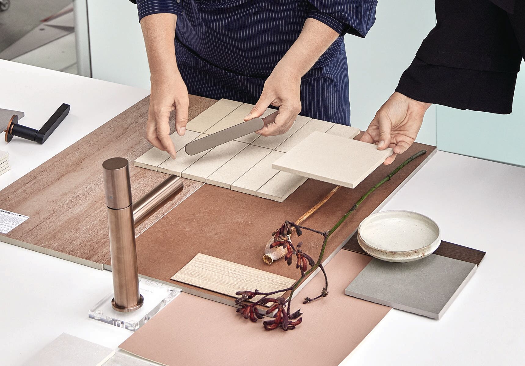 Vielseitige Fliesenkollektion in Beton- und Travertinoptik | Fliesen ...