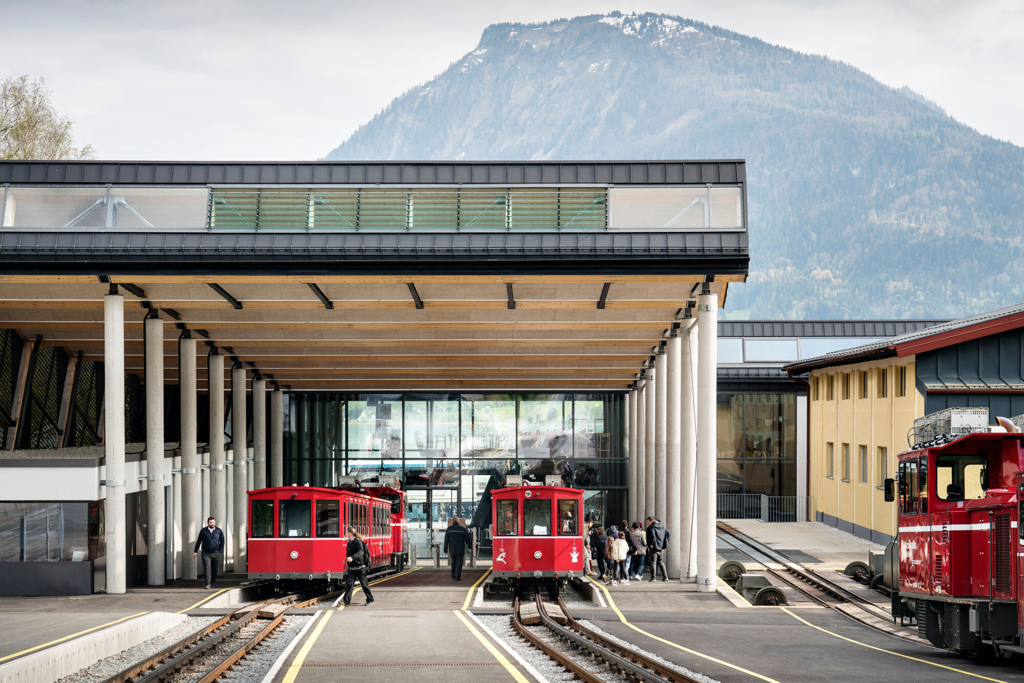 Talstation Schafbergbahn in St. Wolfgang | Holz | Sonderbauten ...