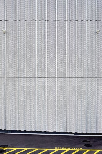 ZUR3 Data Center in Zürich | Fassade | Gewerbe/Industrie | BauNetz Wissen