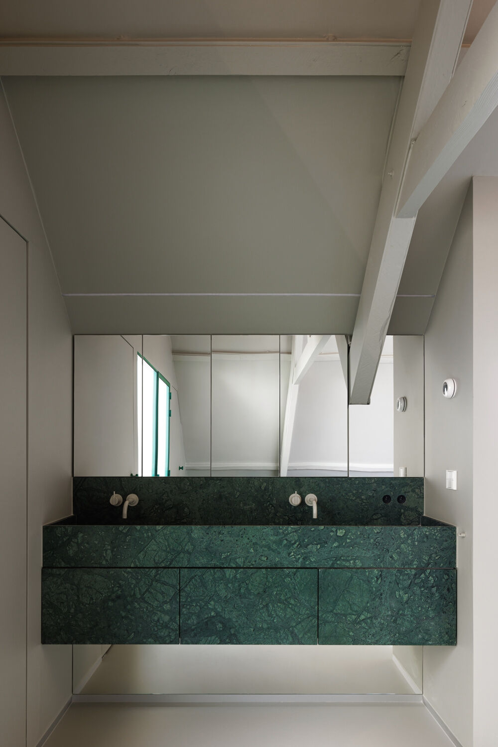 Stadthaus in Brügge | Elektro | Wohnen | Baunetz_Wissen