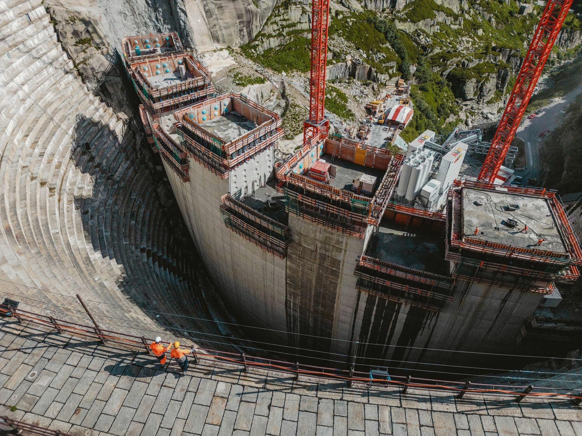 Neuer Staudamm für den Grimselsee | Gerüste und Schalungen | News ...