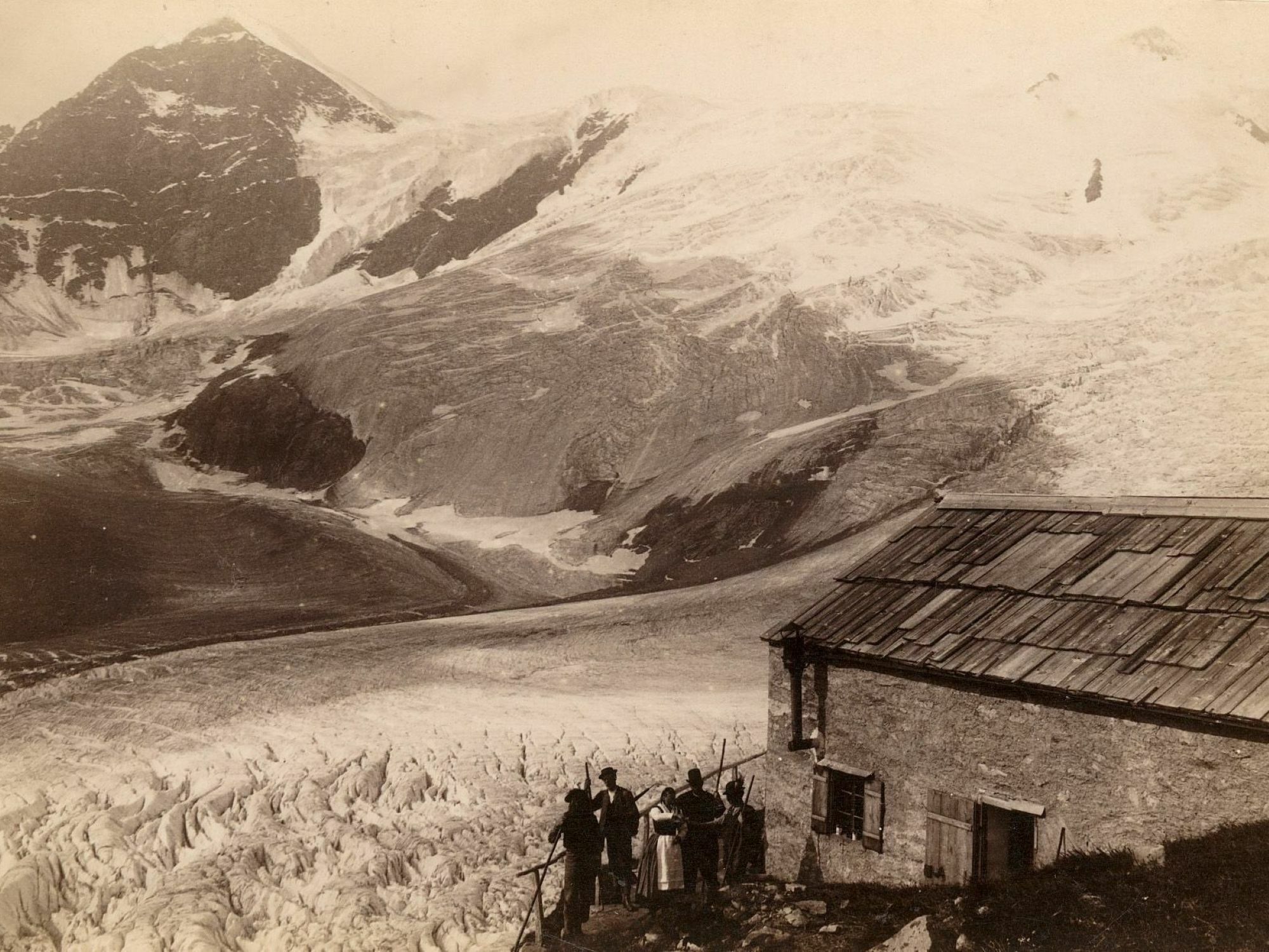 Neue Prager Hütte im Nationalpark Hohe Tauern | Wasserkreislauf ...