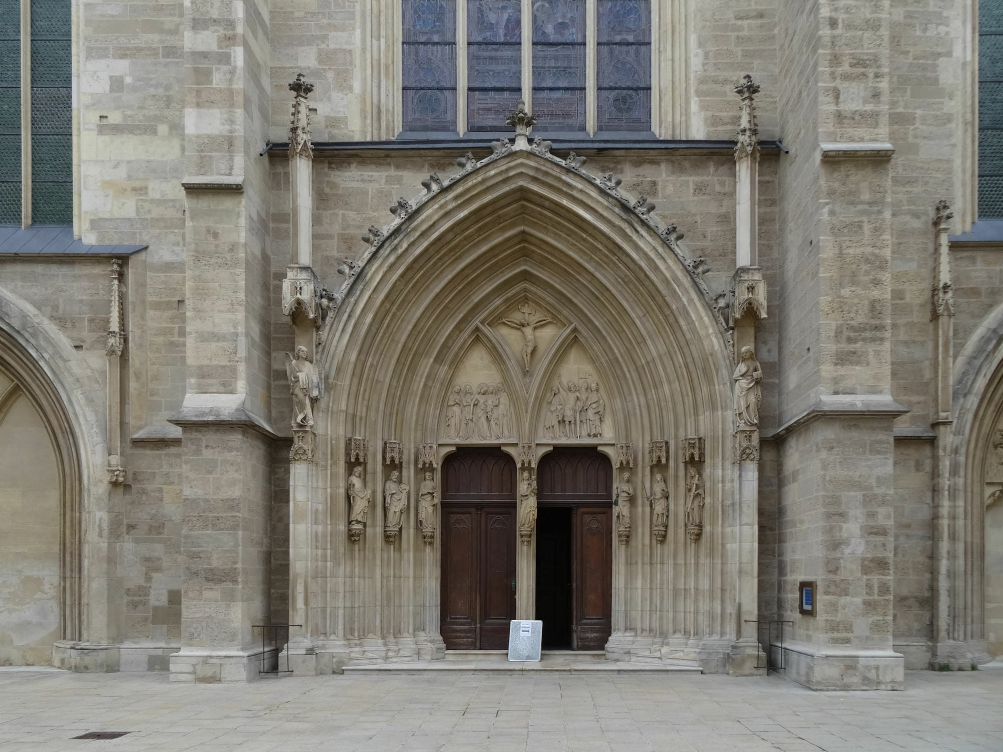 Tore | Beschläge | Glossar | BauNetz Wissen