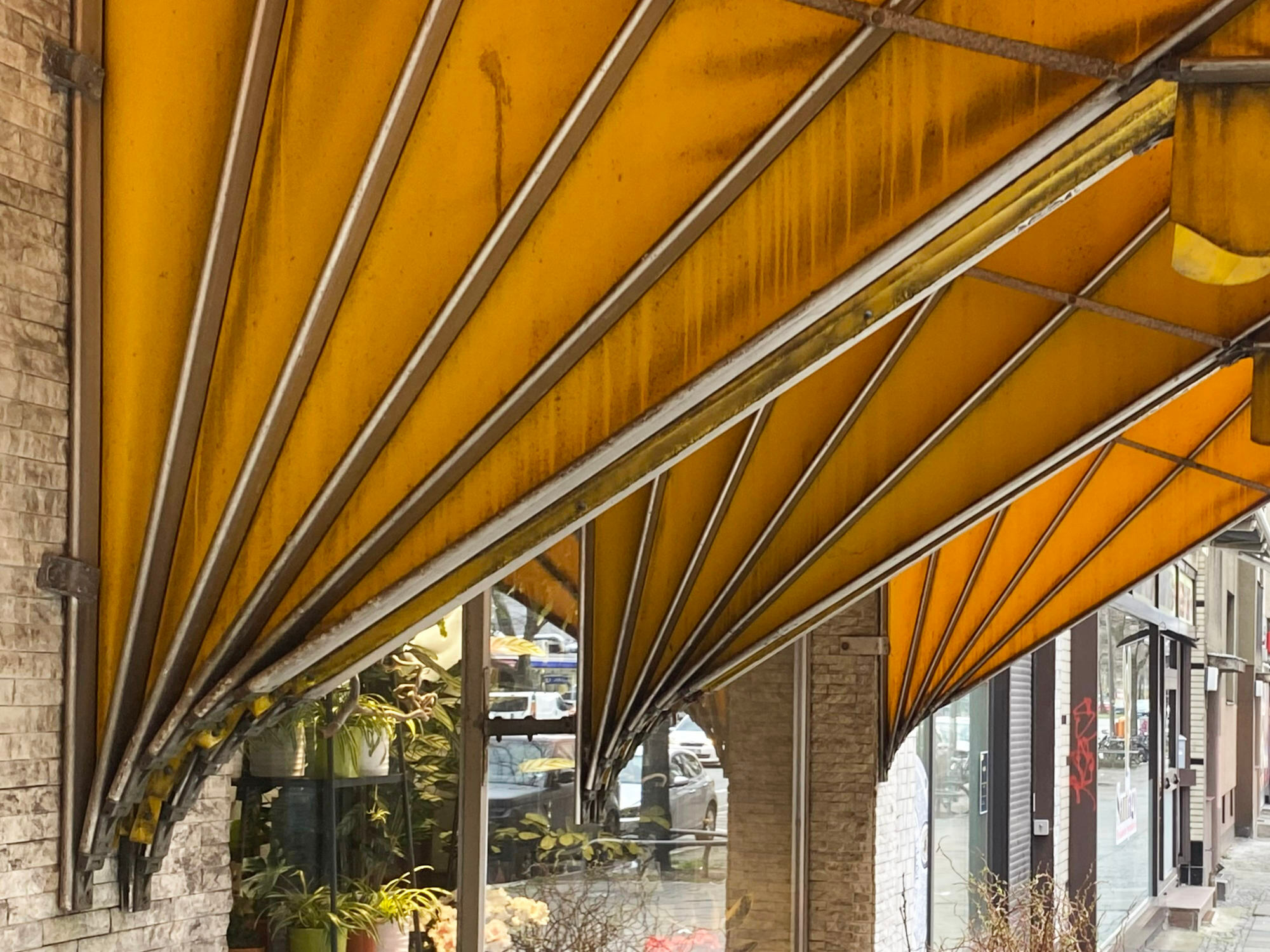 Spriegel | Sonnenschutz | Glossar | BauNetz Wissen