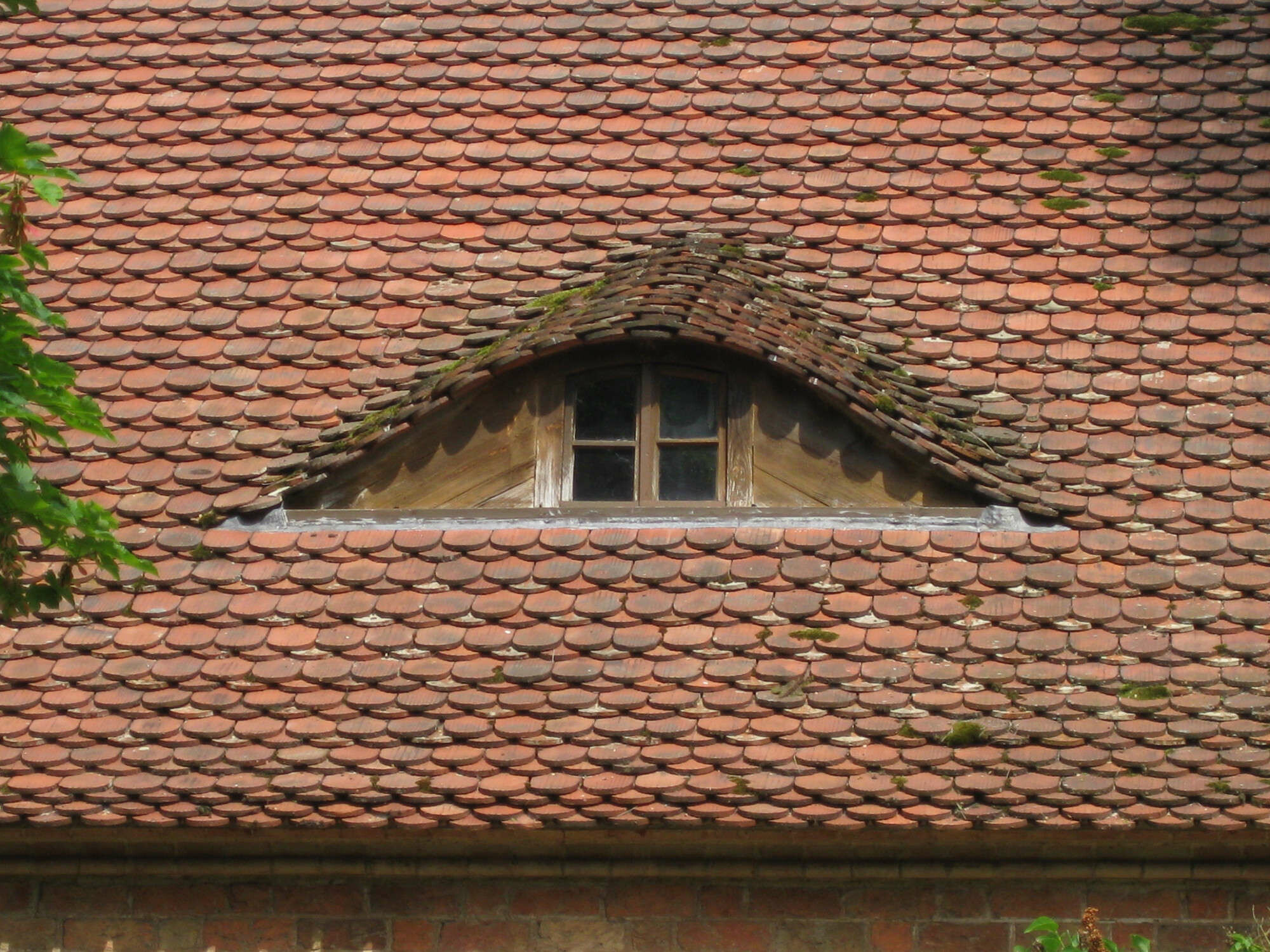 Gauben | Geneigtes Dach | Glossar | BauNetz Wissen