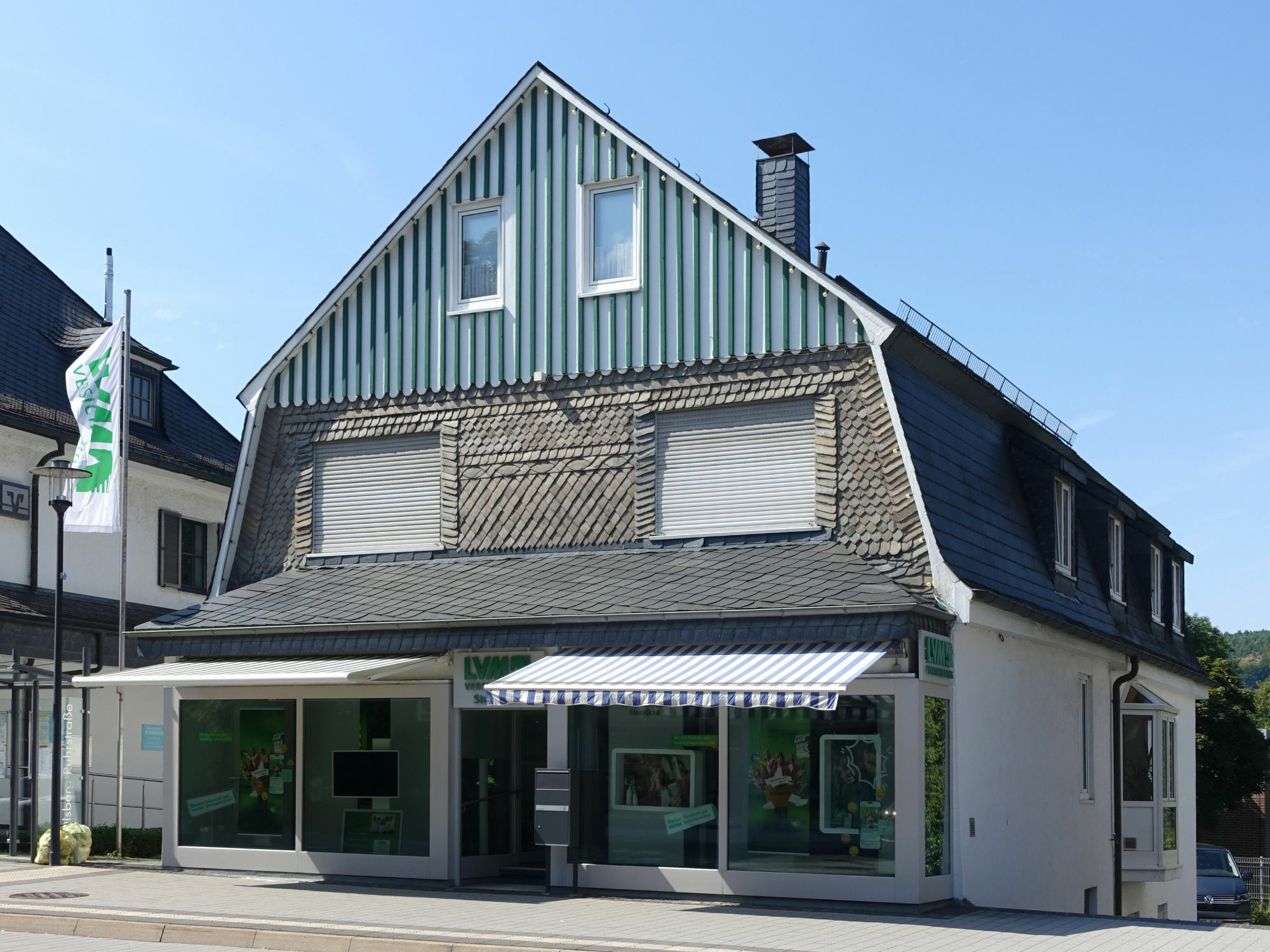 Mansarddach | Geneigtes Dach | Glossar | BauNetz Wissen